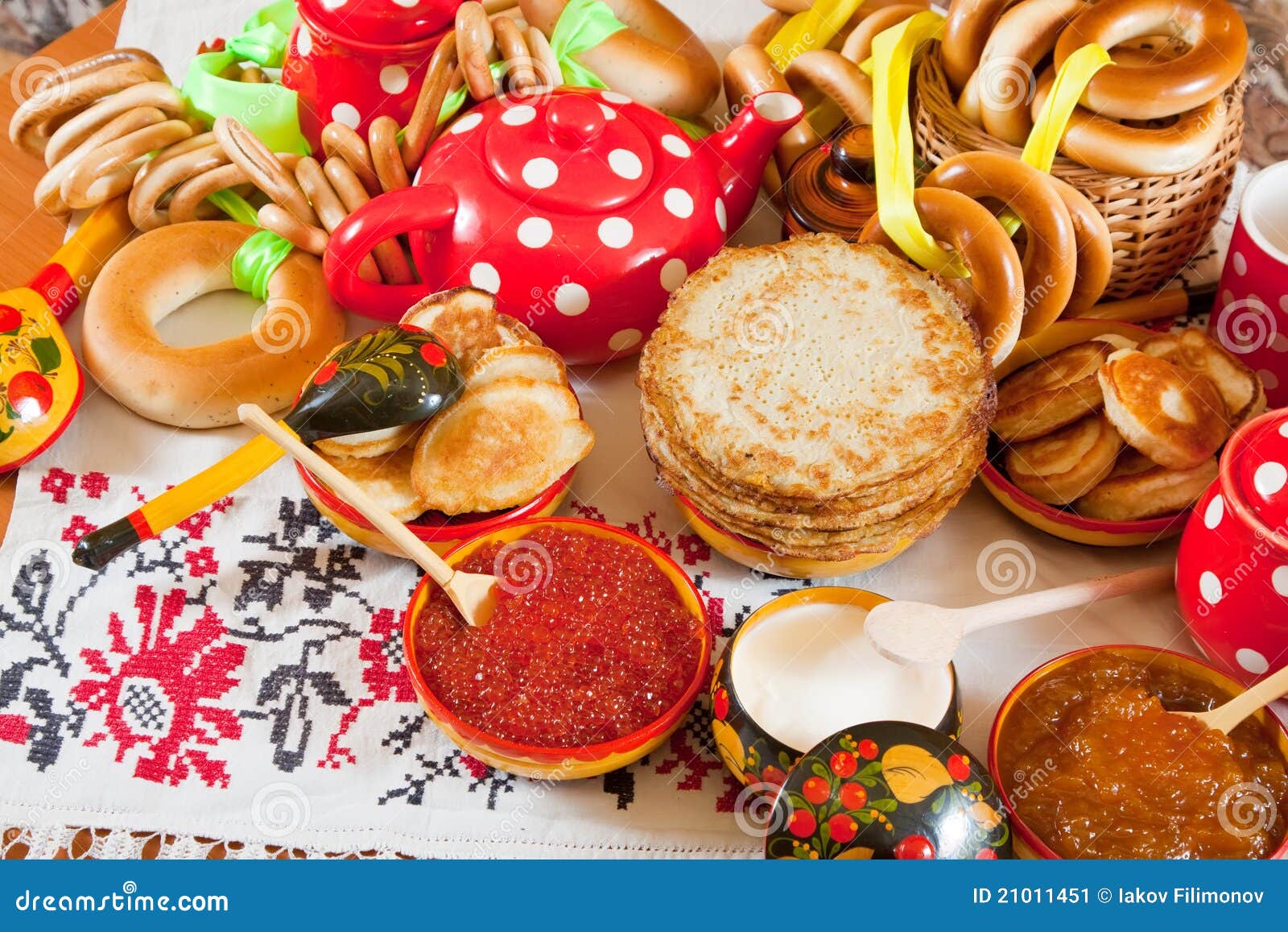 Repas russe de Shrovetide image stock. Image du crêpe - 21011451