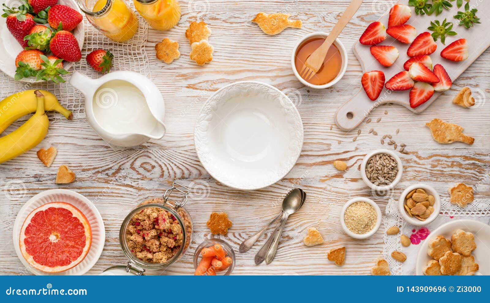 Repas sain E photo stock. Image du nutritif, frais, repas - 143909696