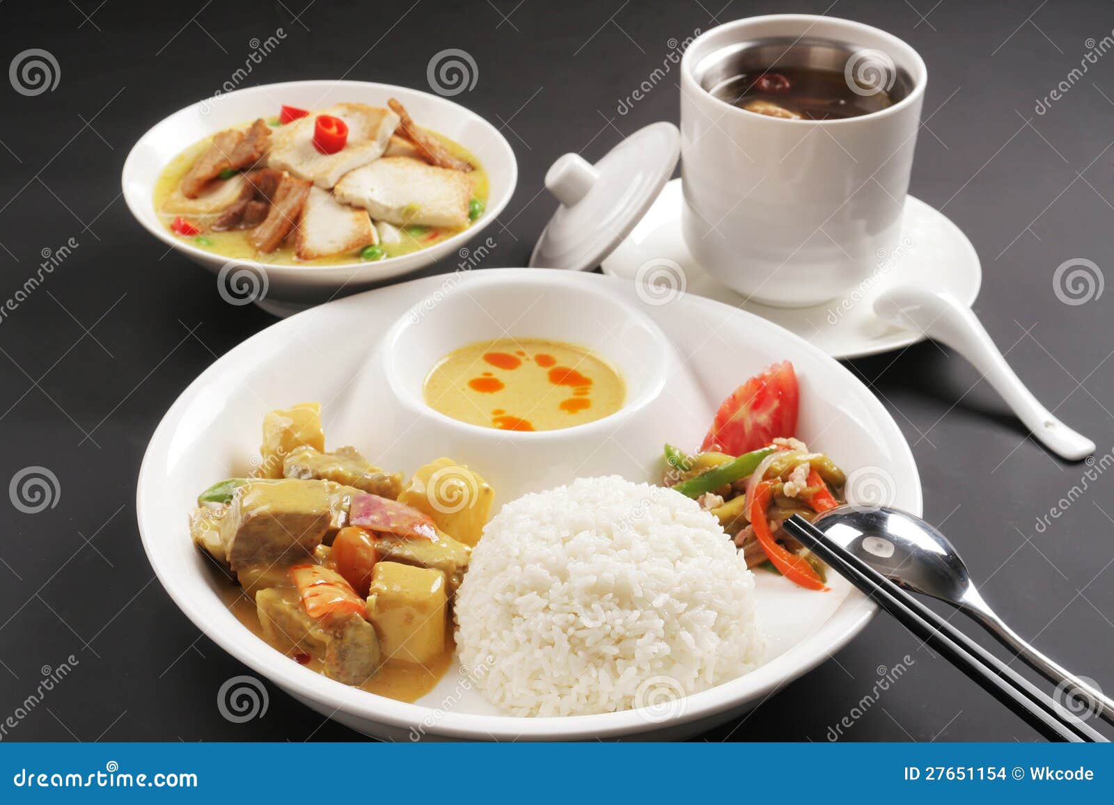 Repas simple chinois photo stock. Image du cuit, nourriture - 27651154