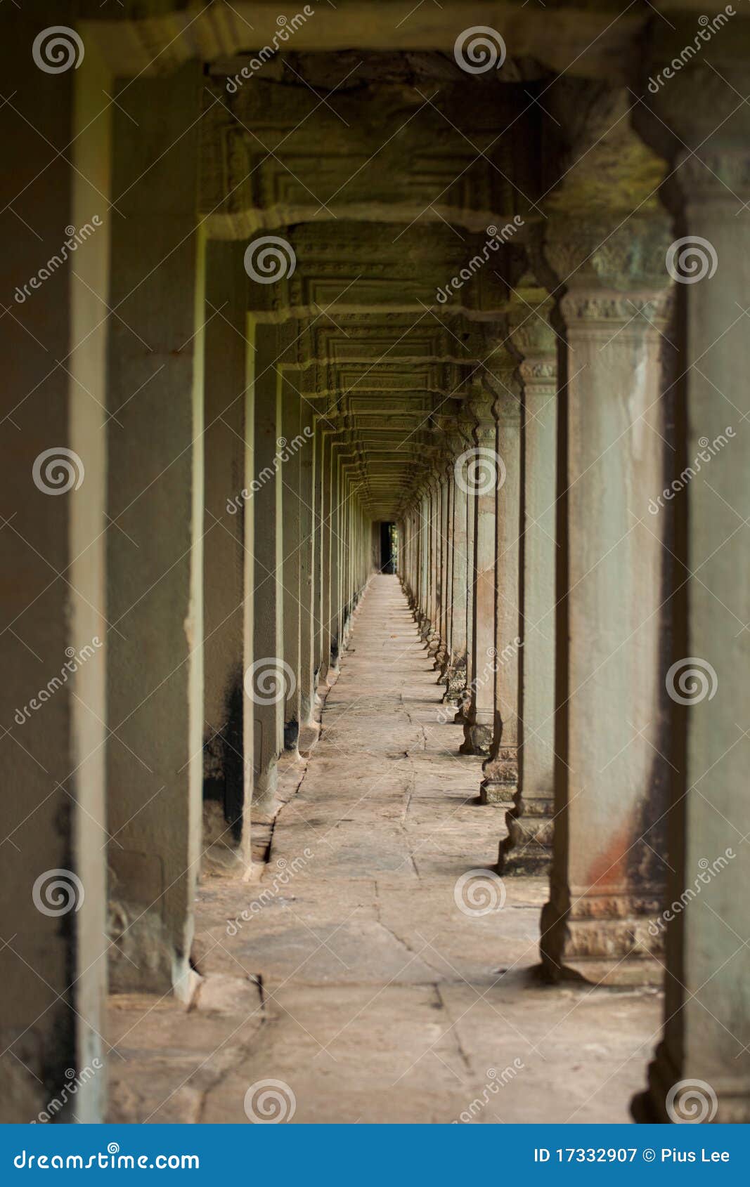 Repetition Stone Pillar Hallway Angkor Temple Stock Image - Image of ...