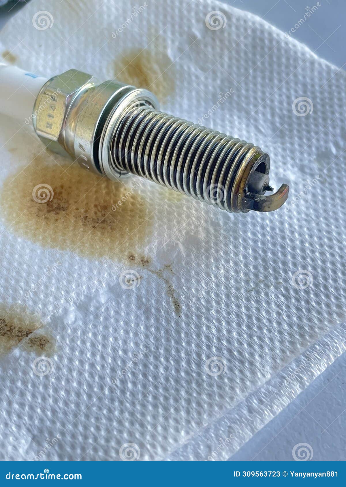 Spark Plugs for Optimal Engine Performance and Efficient Combustion in Automotive Maintenance ...