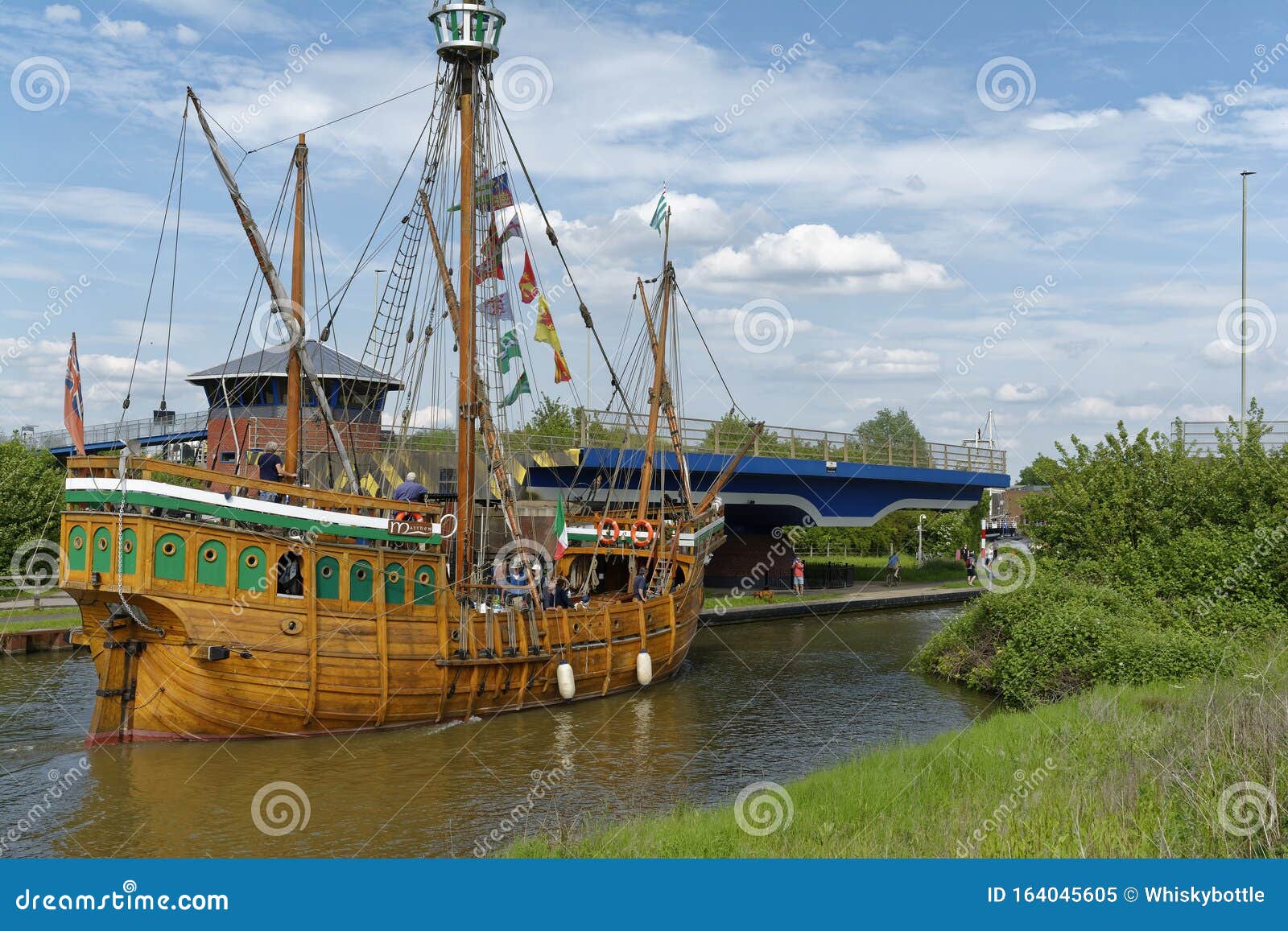 The Matthew Wooden Ship Is A Replica Of A Caravel Sailed By John Cabot ...