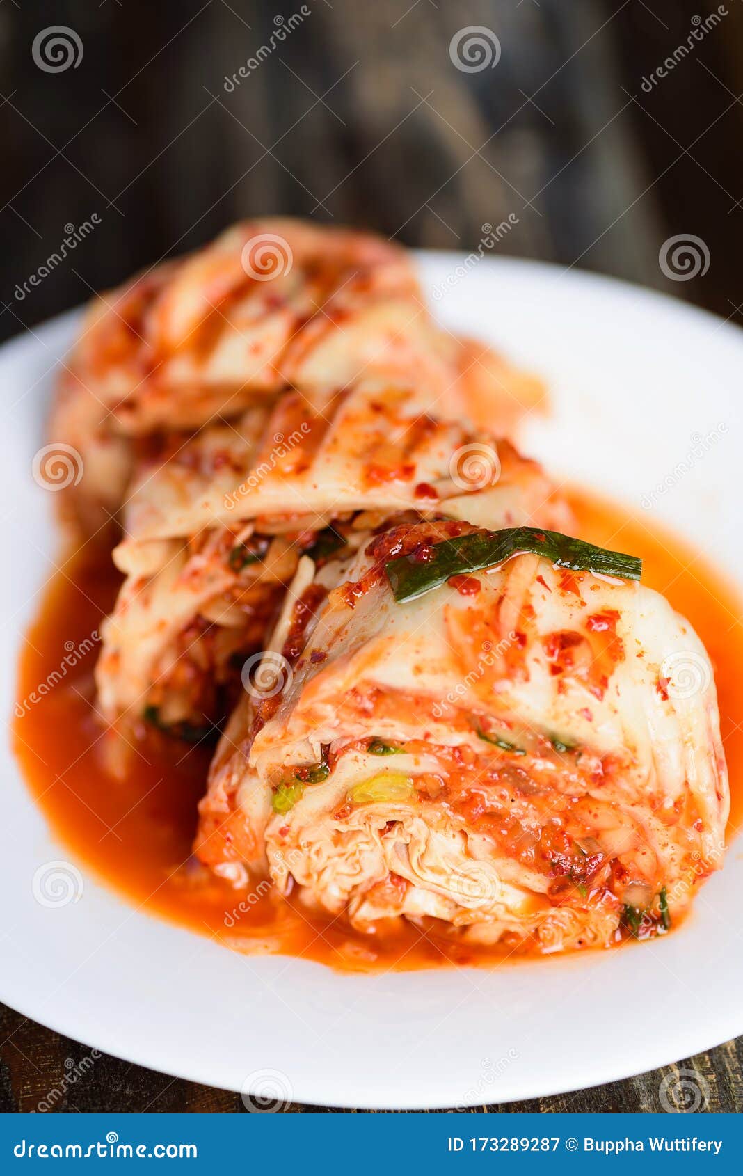 Repollo De Kimchi, Comida Coreana Imagen de archivo - Imagen de placa ...