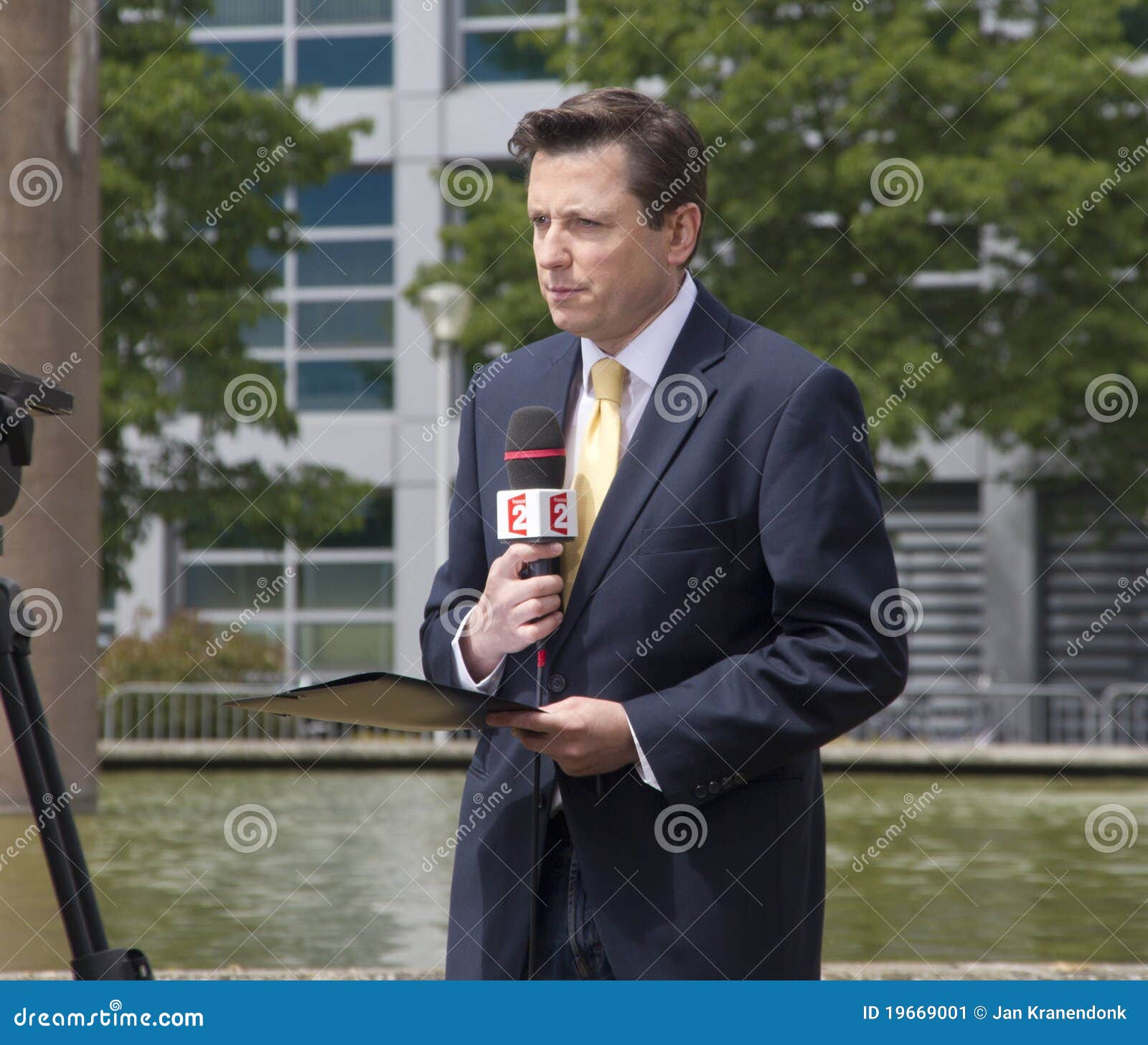 Reportero de las noticias foto editorial. Imagen de delincuente - 19669001