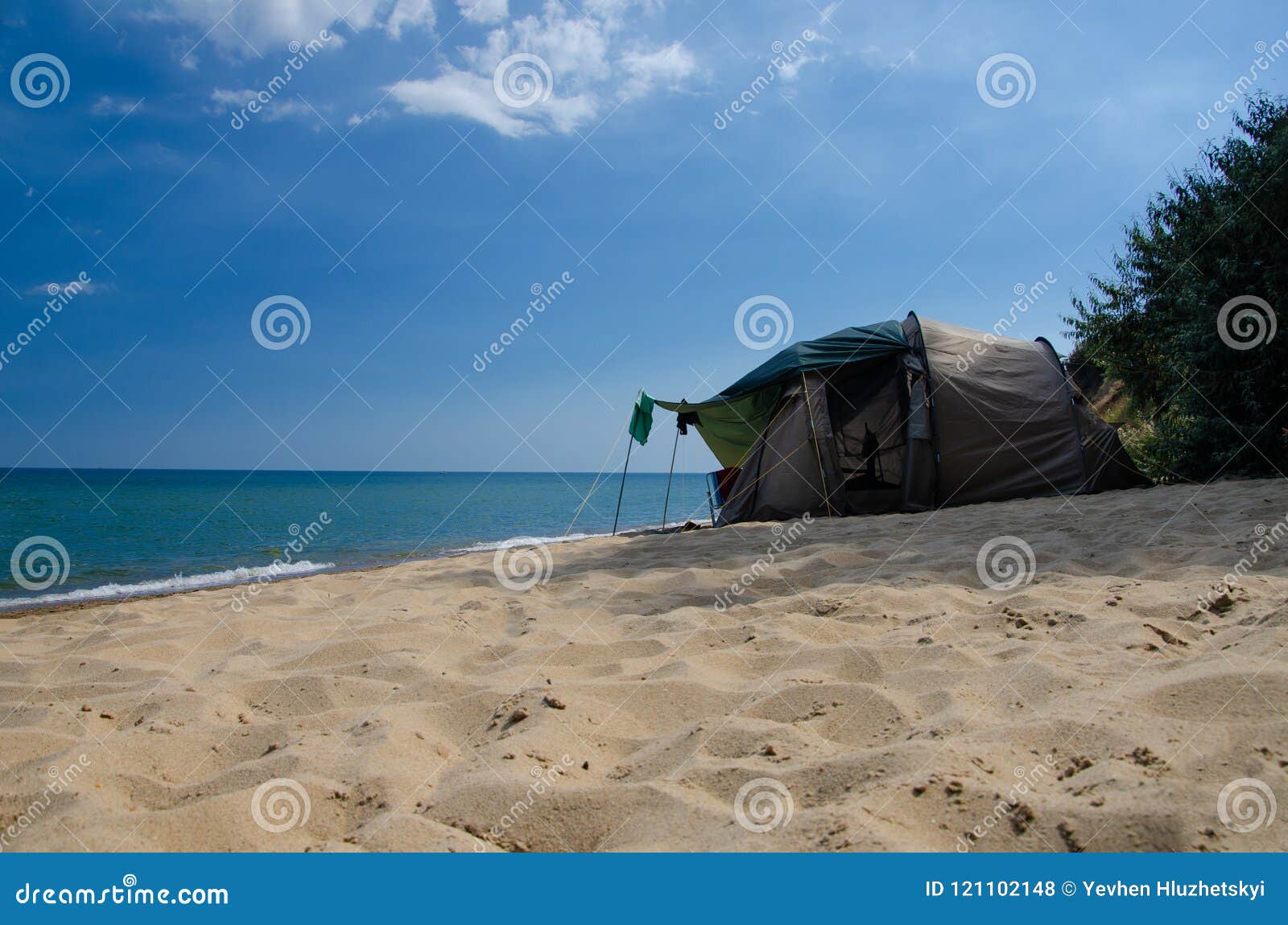 Repos Sur La Plage Dans Une Tente Photo stock - Image du blanc, été ...