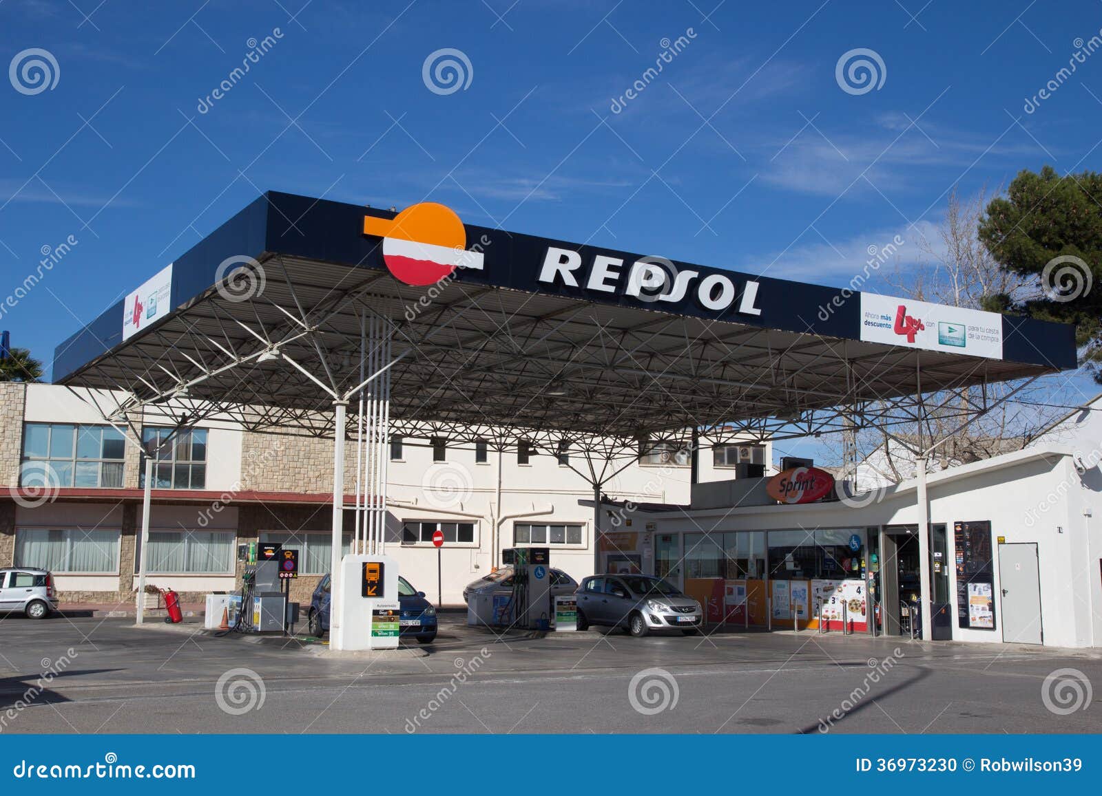 Repsol redaktionell foto. Bild av diesel, globalt, tanka - 36973230