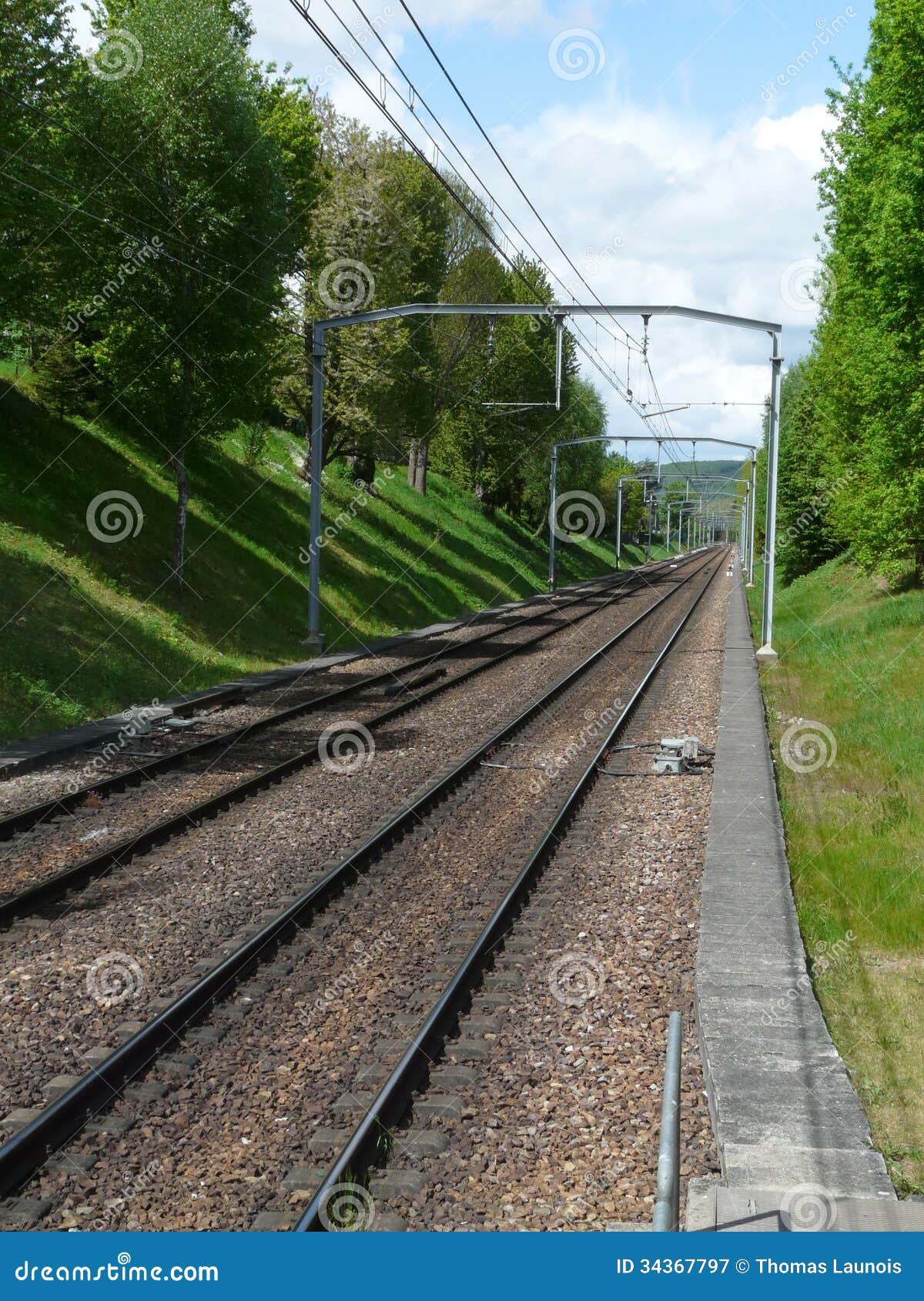 Rer in Paris stockbild. Bild von leuchte, blau, symbol - 34367797
