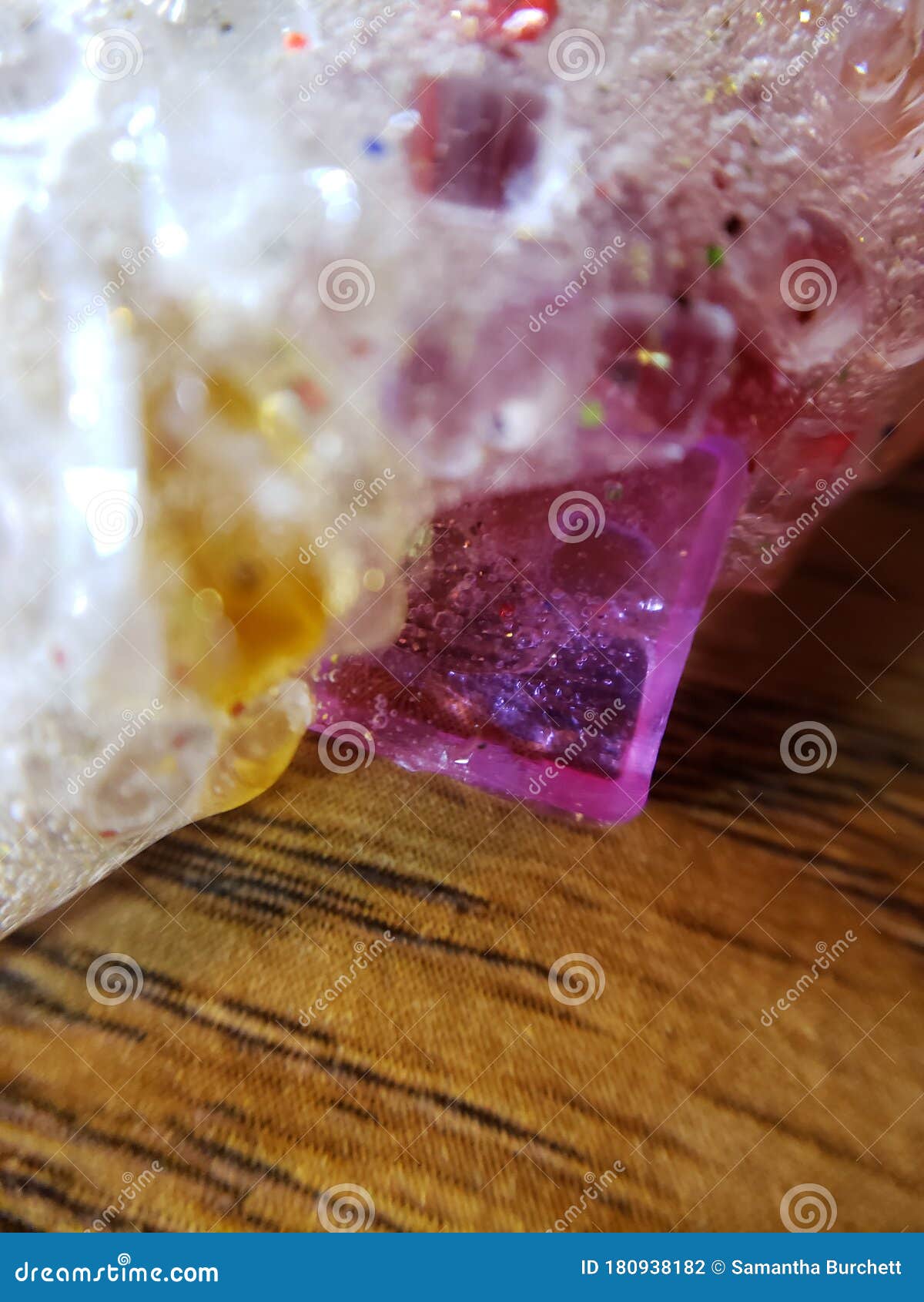 Resbaladizo Crujiente Con Perlas Y Colores Foto de archivo - Imagen de ...