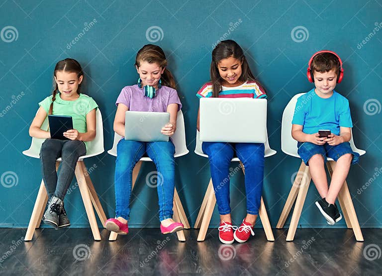 Research, Technology and Education with Children in Studio for Online ...