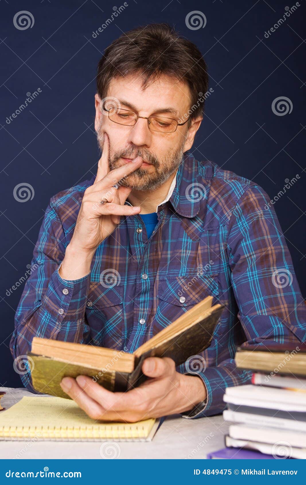 Researcher taking notes stock image. Image of note, pensive - 4849475