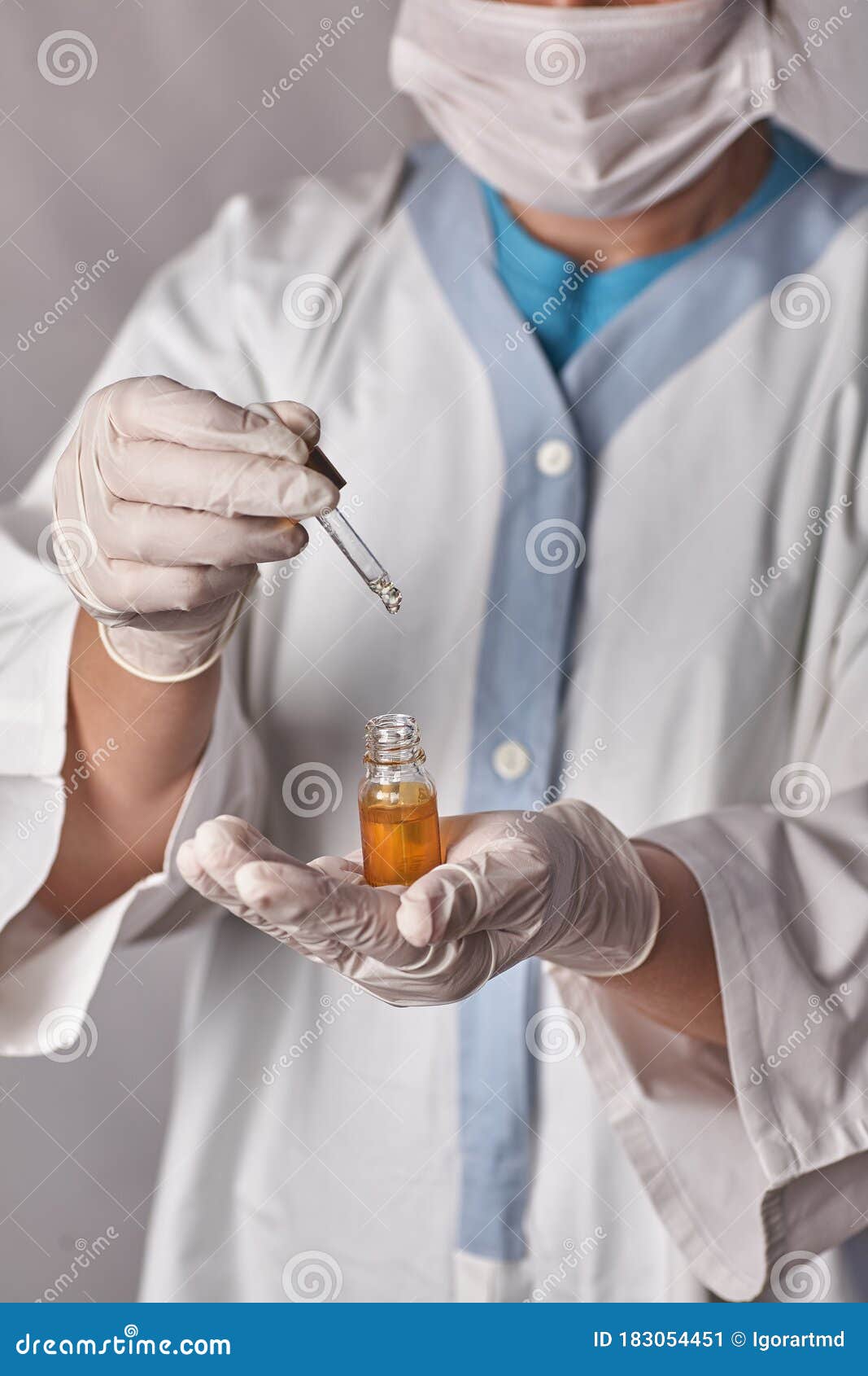 Researchers Hand Mixing Solution from Pipette Stock Image - Image of ...