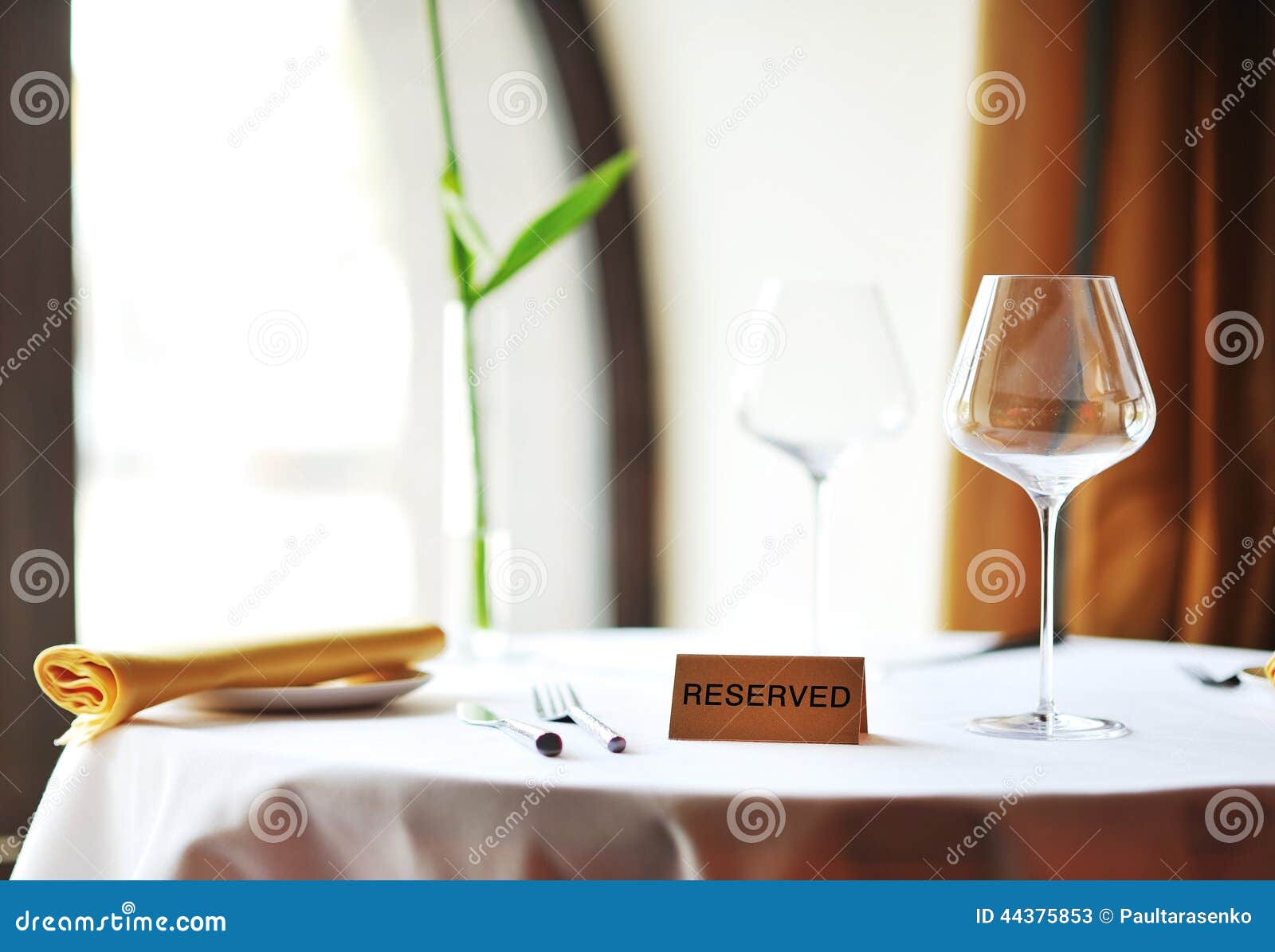 Reserved Sign on a Restaurant Table Stock Image - Image of wine, place ...