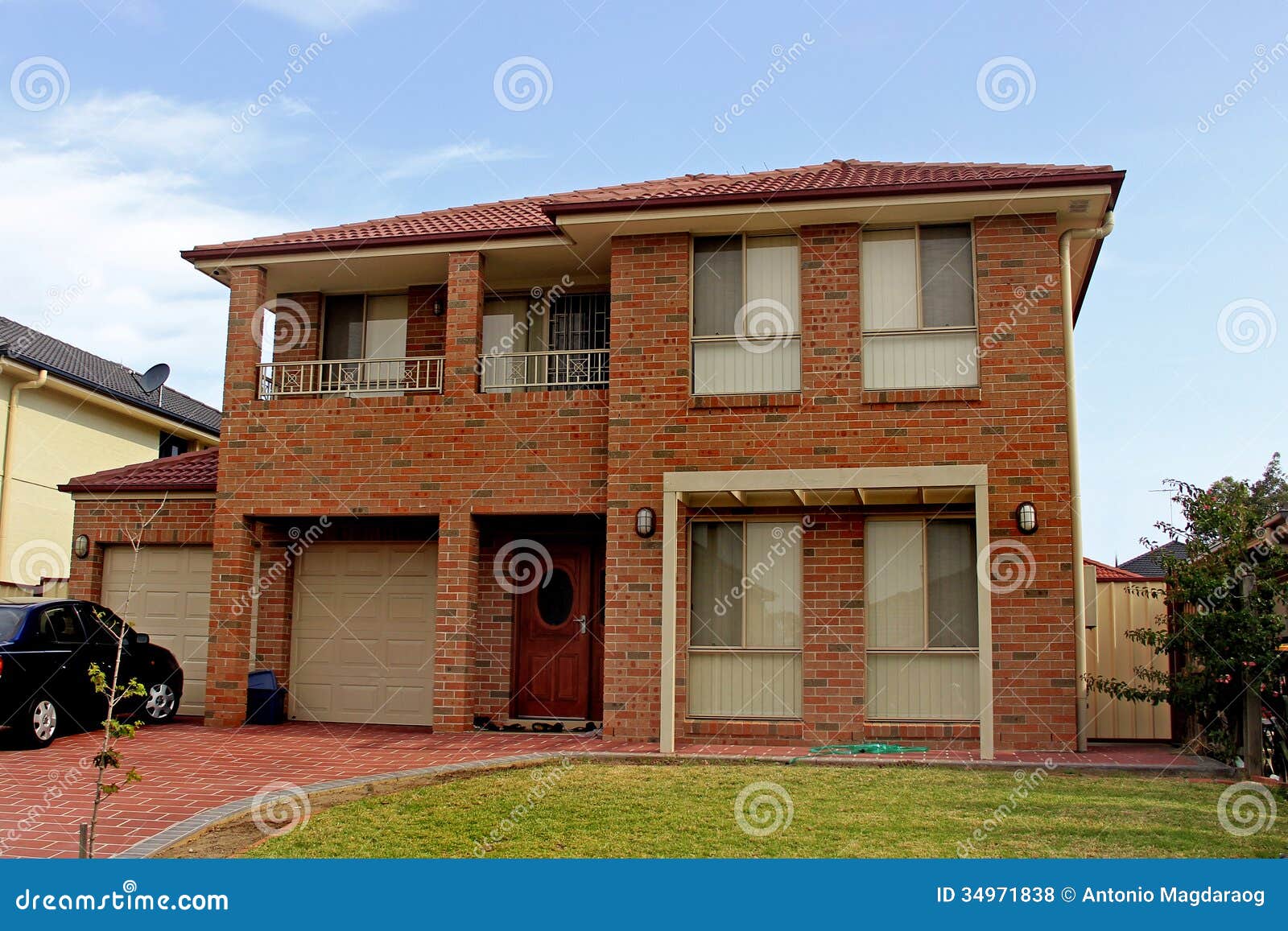 Residential House stock photo. Image of dwelling, city - 34971838