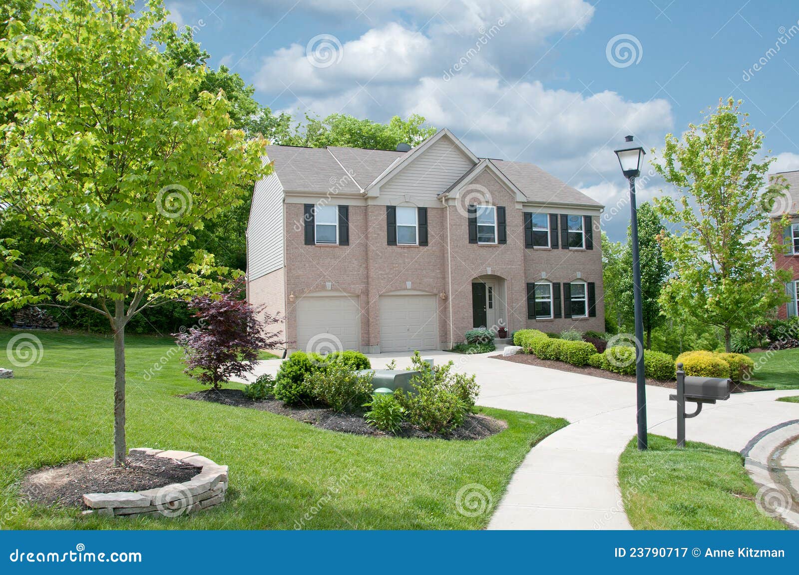 Residential Suburban Home in USA Stock Image - Image of trees, vinyl ...