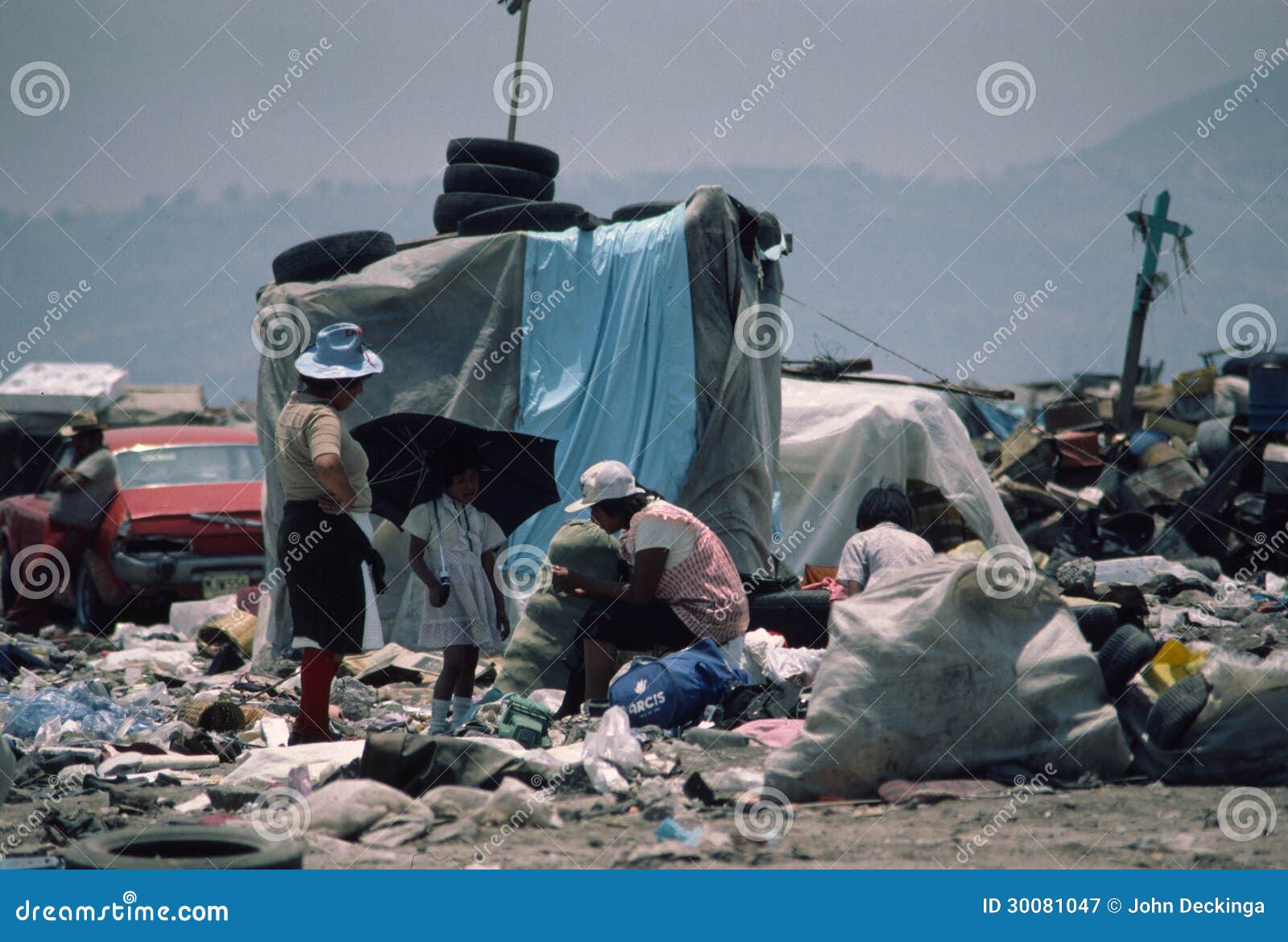 Mexico City Garbage Pickers Editorial Photography - Image of city, poor ...