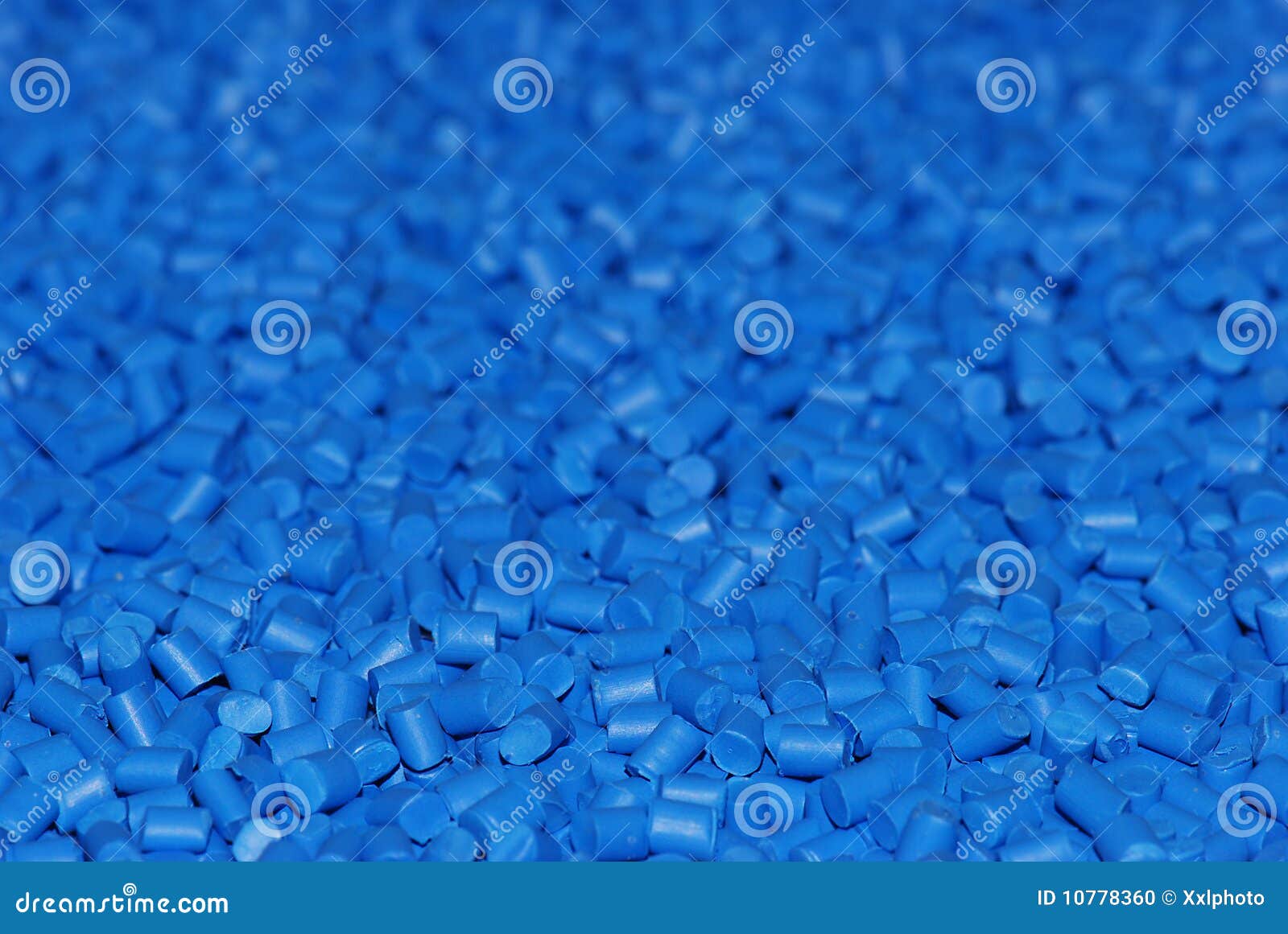 Resina termoplastica blu fotografia stock. Immagine di polietilene ...