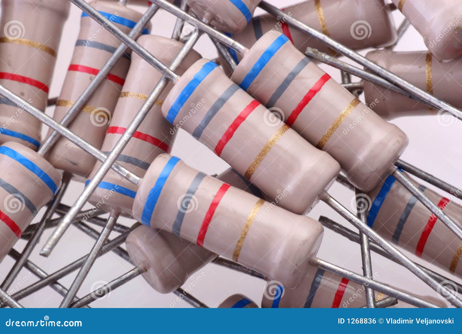 Resistori fotografia stock. Immagine di elettrico, componenti - 1268836