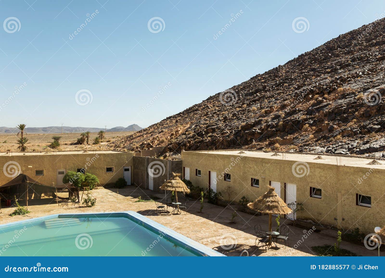 Pool Of Desert Hotel, Abu Dhabi. Qasr Al Sarab Resort And Hotel, Abu ...