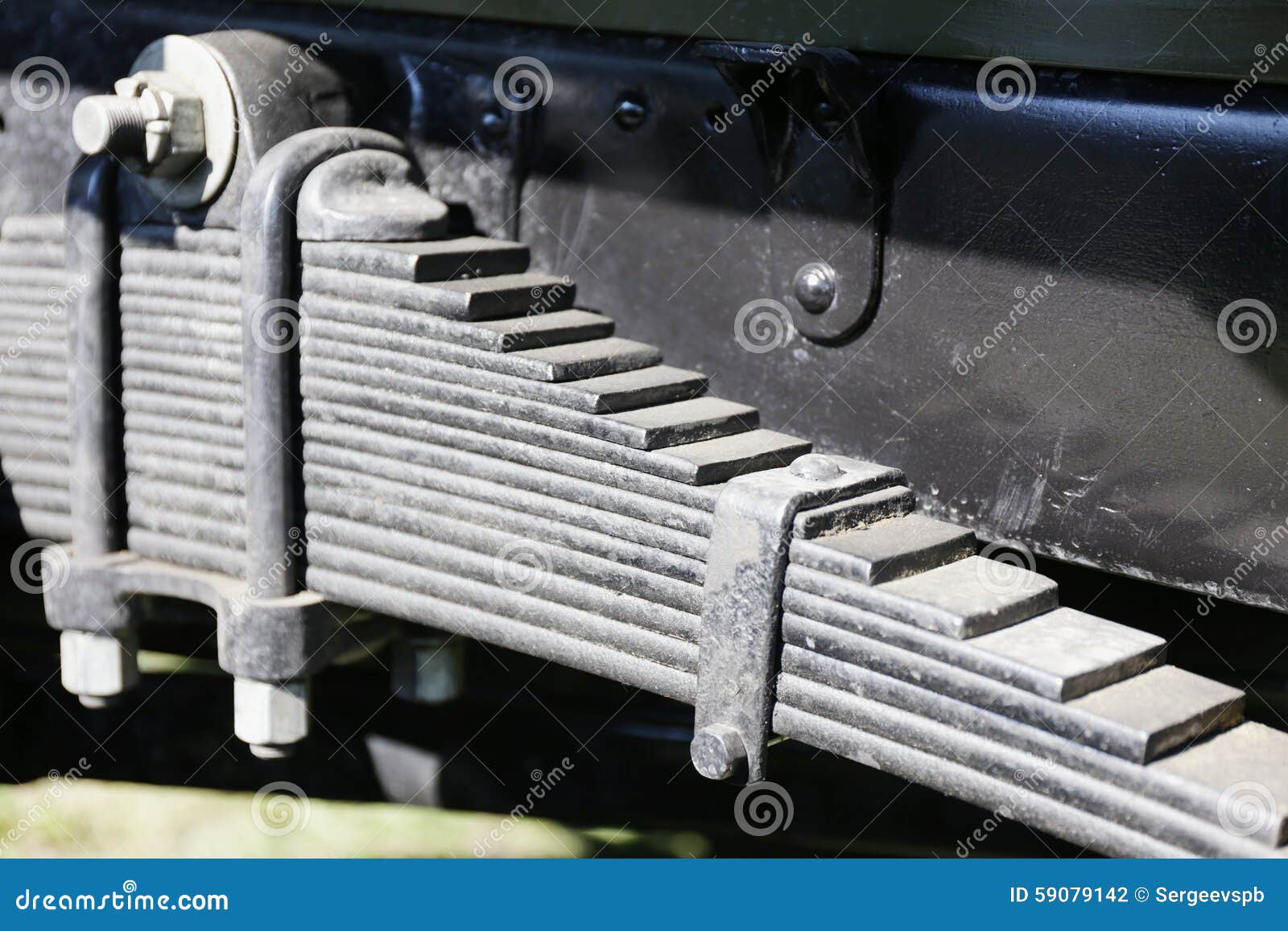 Resorte plano del vehículo foto de archivo. Imagen de metal - 59079142