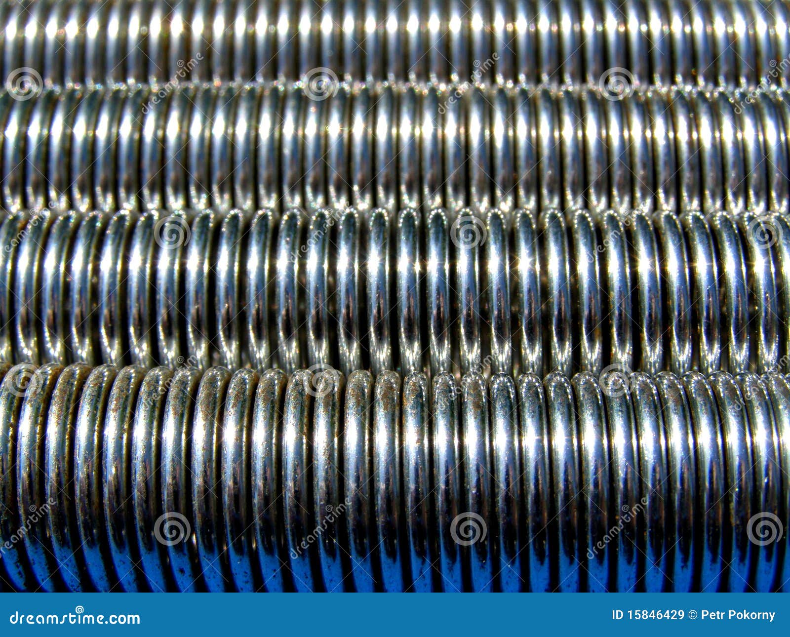 Resortes del metal imagen de archivo. Imagen de industria - 15846429