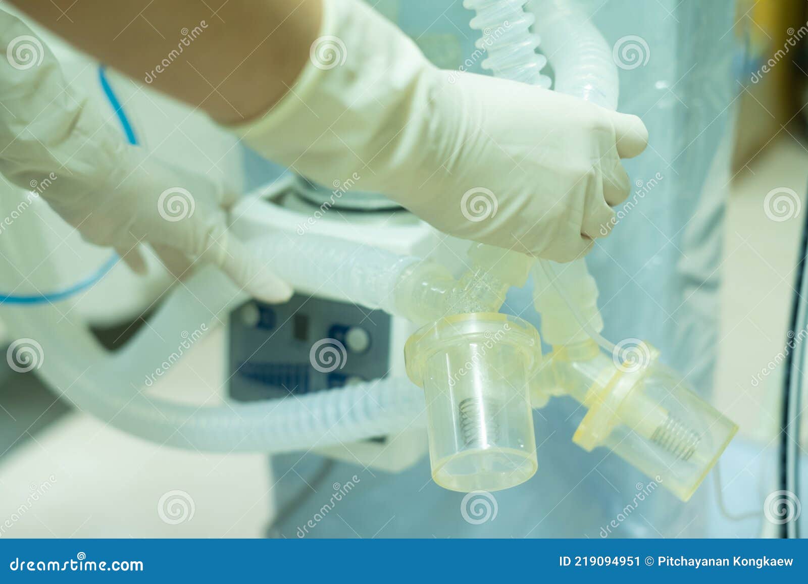 Respiratory Connection Tube, HME Filter, Carbon Dioxide Sensor And ... Respiratory Connection Tube, HME Filter, Carbon Dioxide Sensor And ...