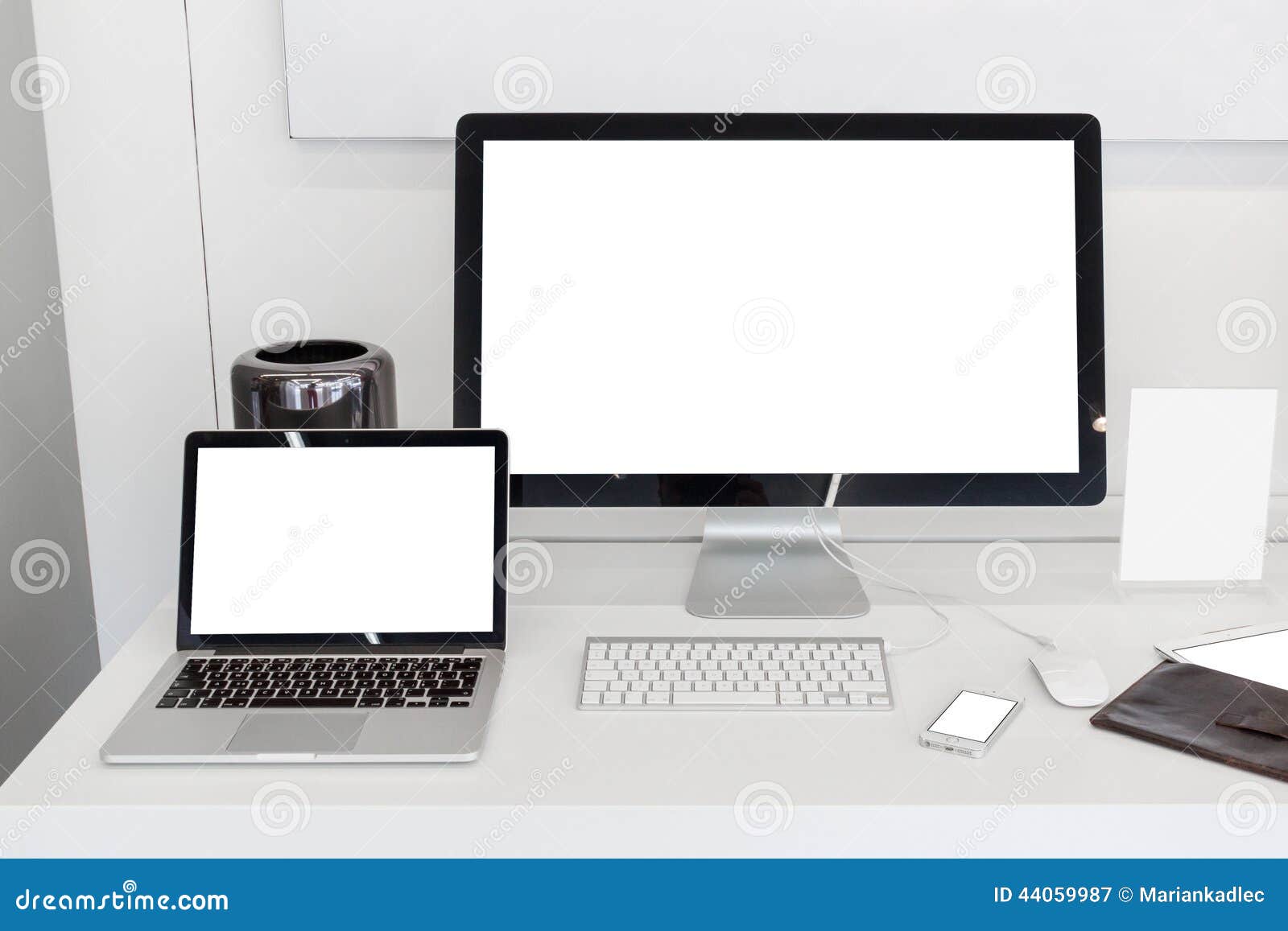 Responsive devices editorial photography. Image of ipad - 44059987