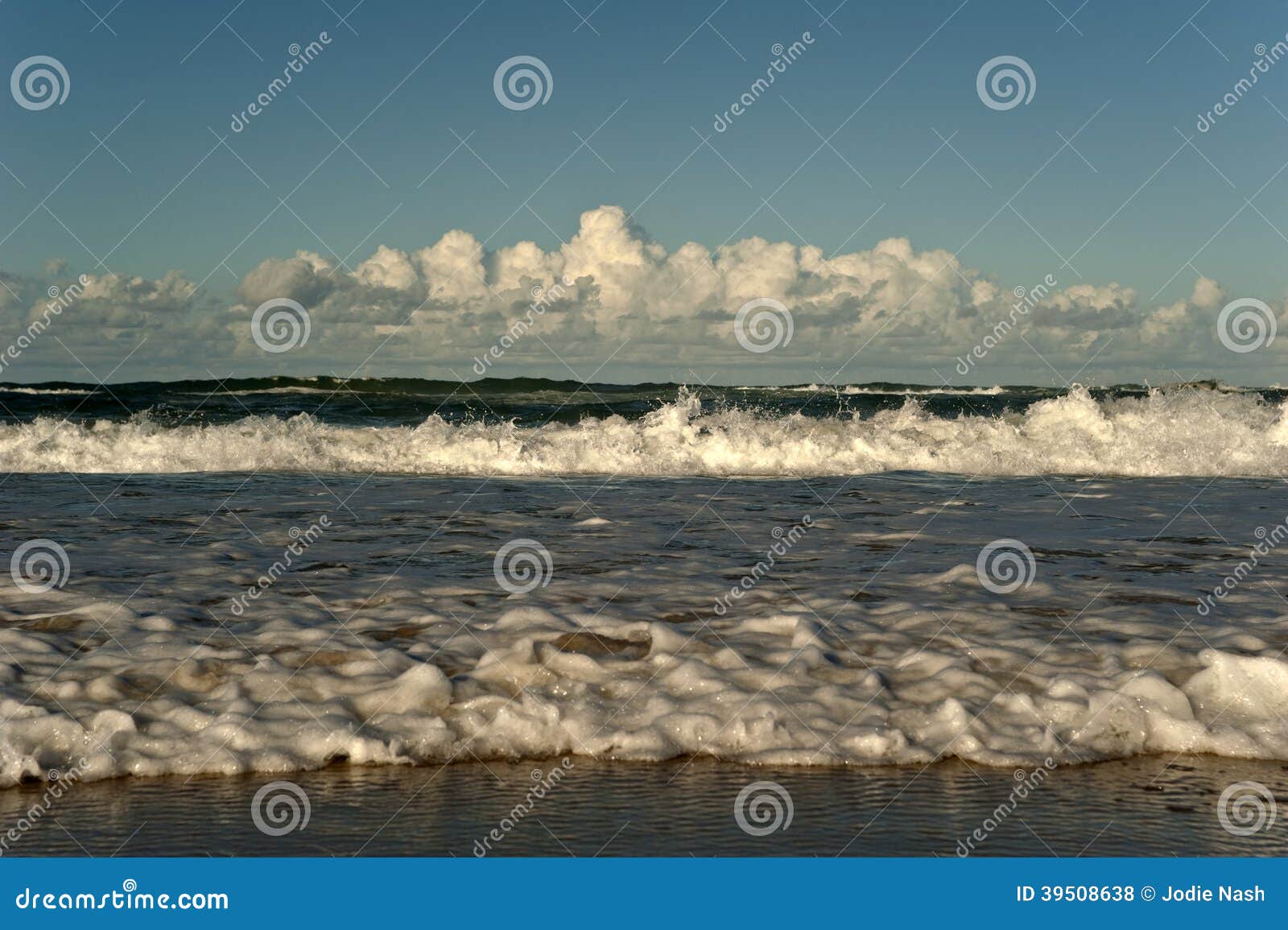 Ressac entrant photo stock. Image du climat, emplacements - 39508638