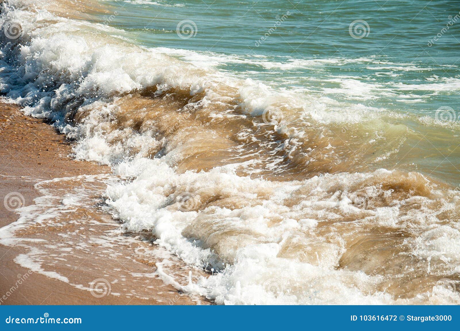 Ressacs Sur Une Plage D'été Photo stock - Image du tidal, dorset: 103616472
