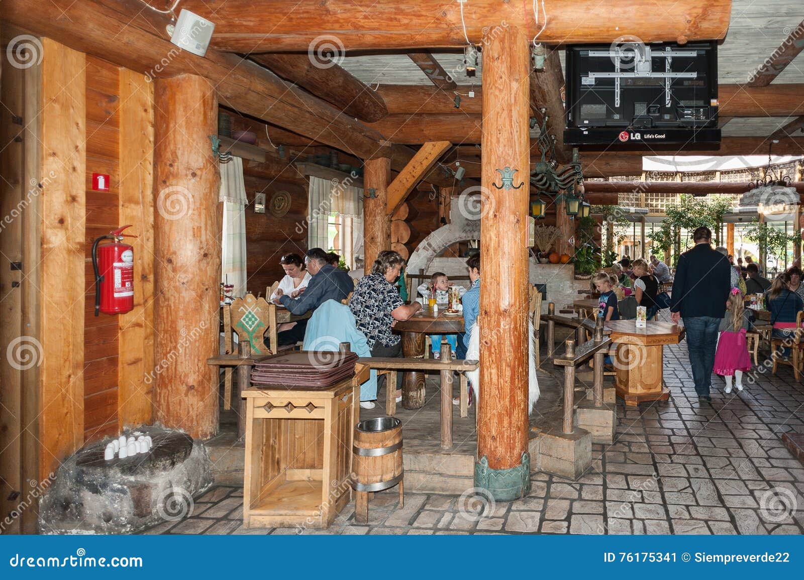 Restaurant Lido in Riga redaktionelles foto. Bild von getränk - 76175341