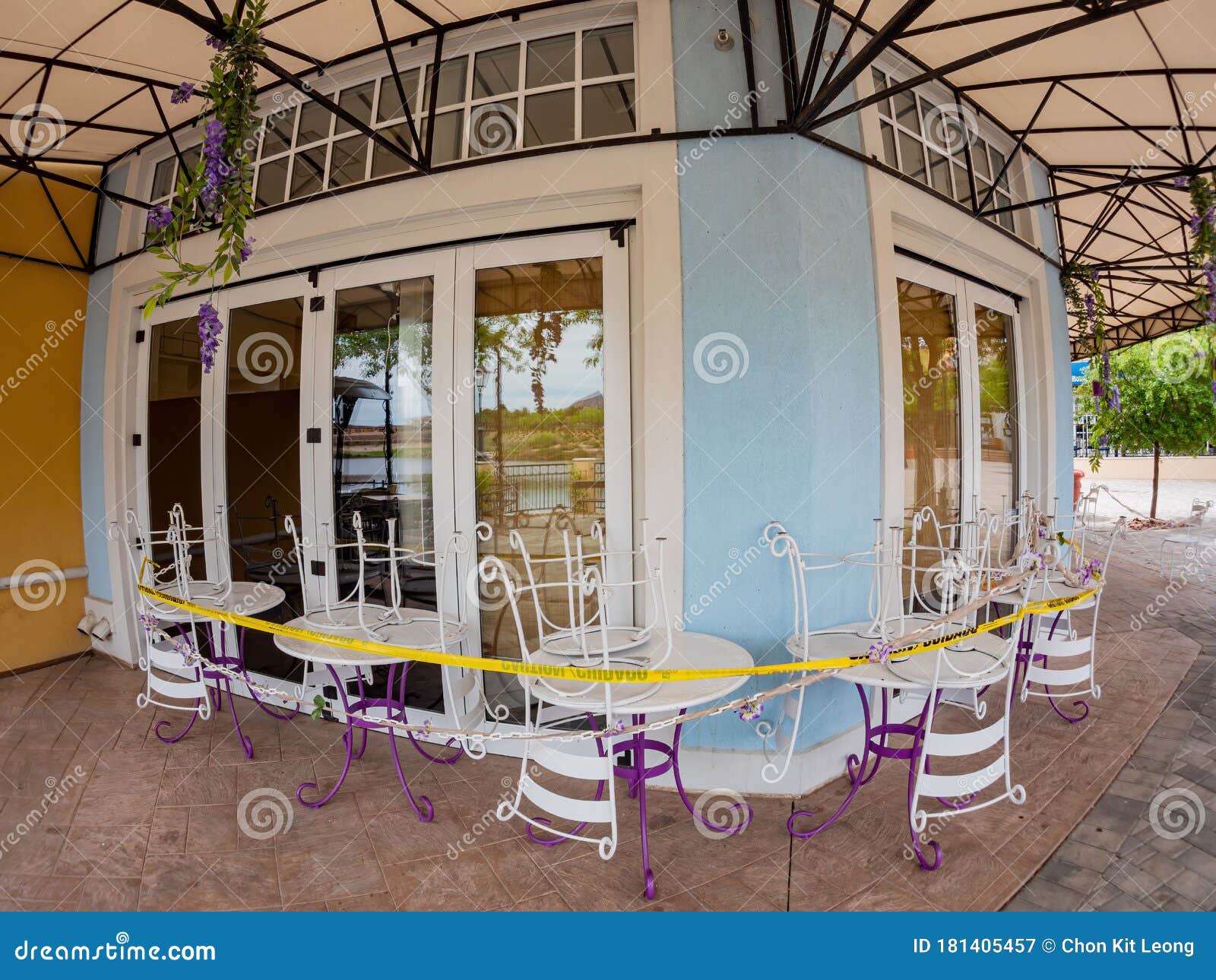 Restaurant Lockdown Due To Pandemic Editorial Photography - Image of ...