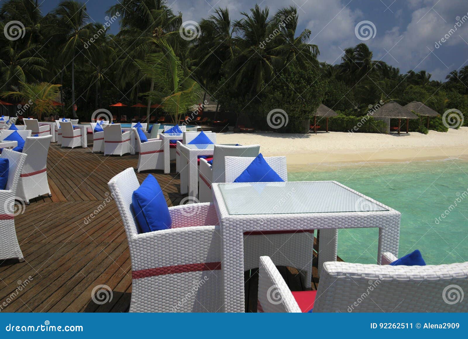 Restaurant Op Een Tropisch Paradijseiland Stock Afbeelding - Image of ...