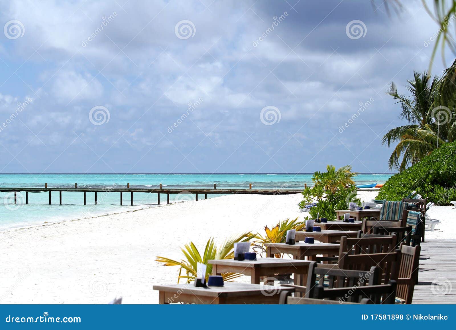 Restaurant op het strand stock foto. Image of restaurant - 17581898