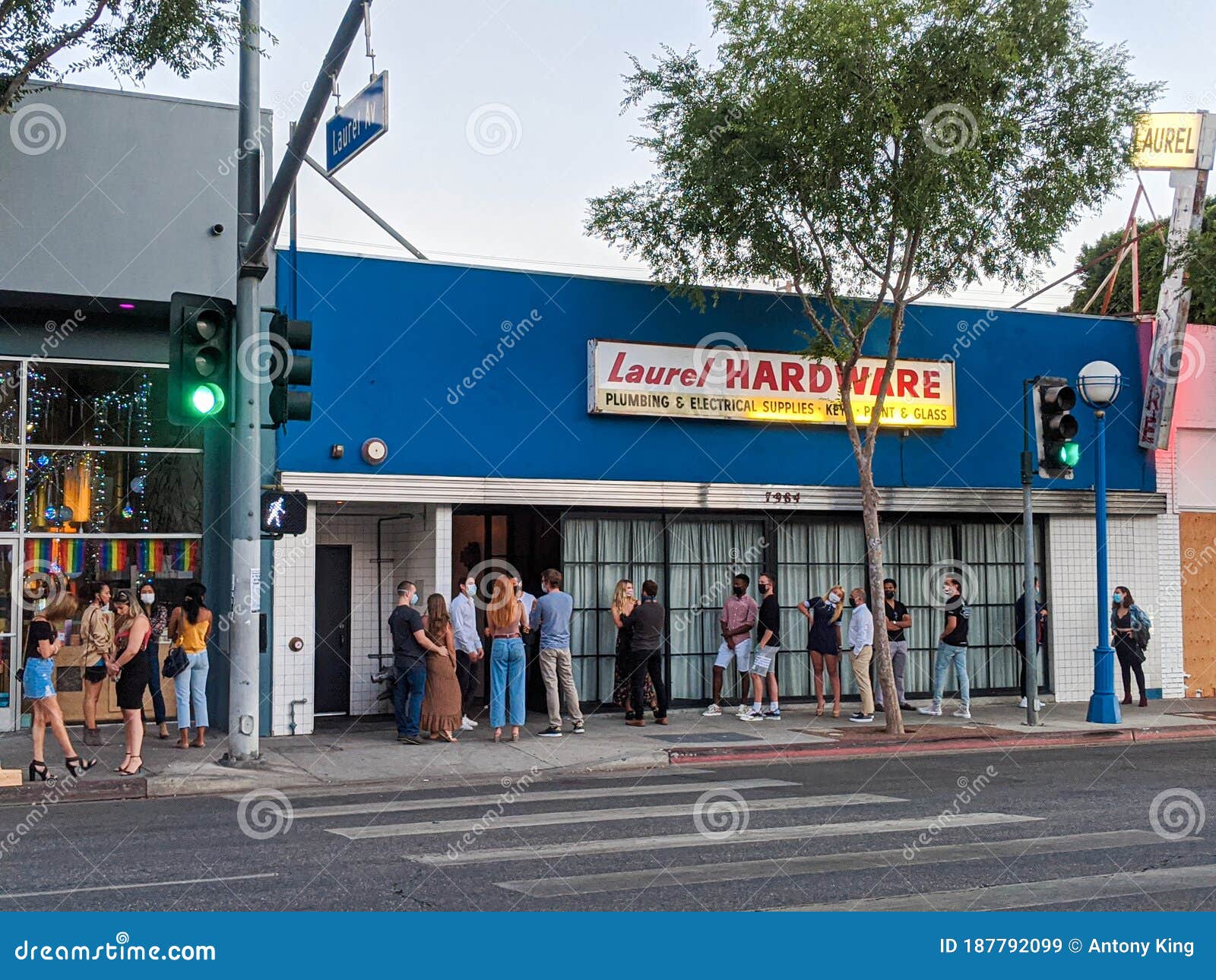 129 Restaurant Queue Outside Photos - Free & Royalty-Free Stock Photos ...