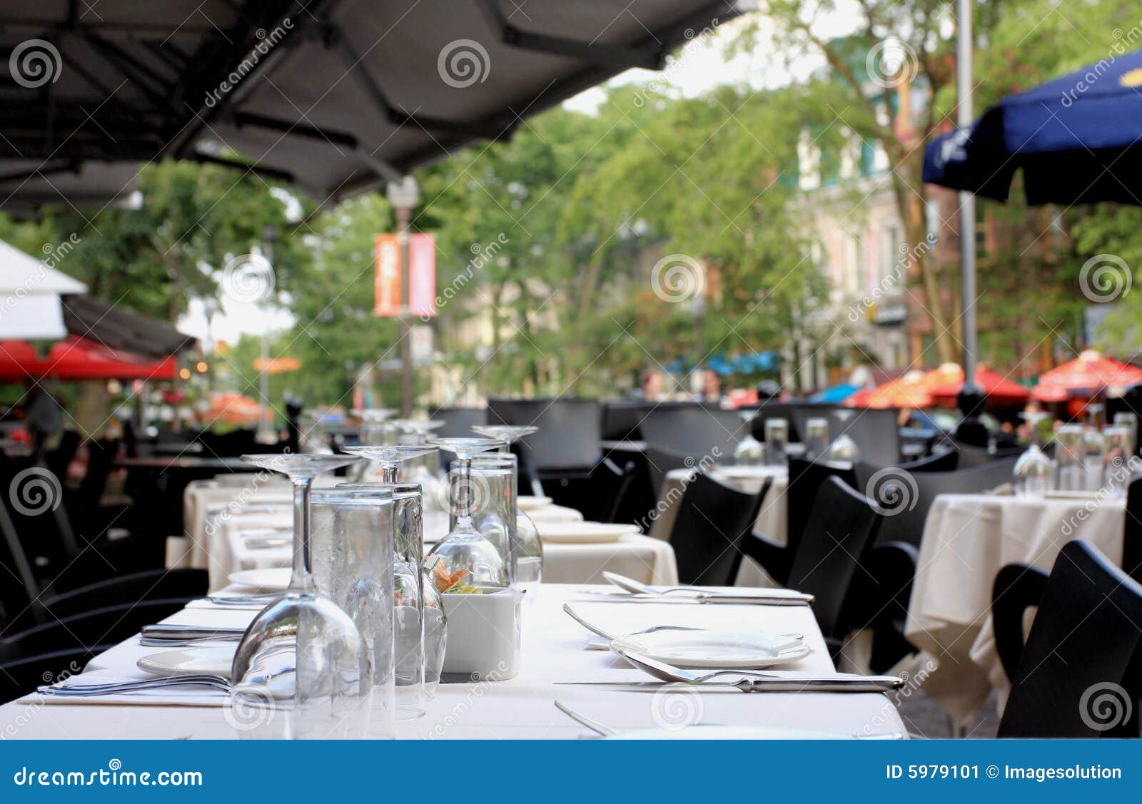 Restaurant setting stock image. Image of celebration, modern - 5979101