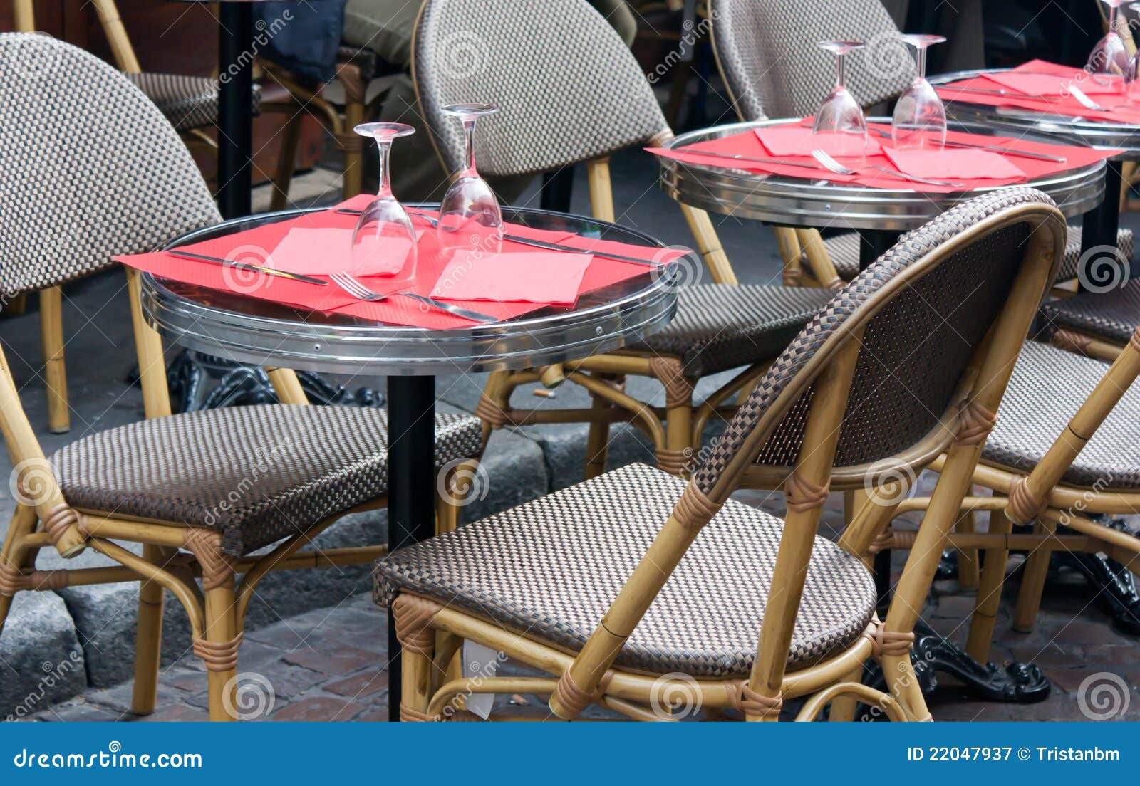 Restaurant Terrace in Paris Stock Image - Image of cuisine, parisian ...