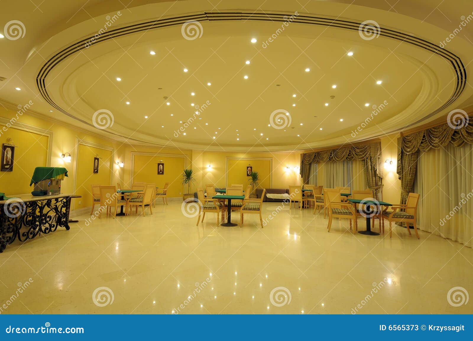 Restaurante lujoso imagen de archivo. Imagen de luces - 6565373