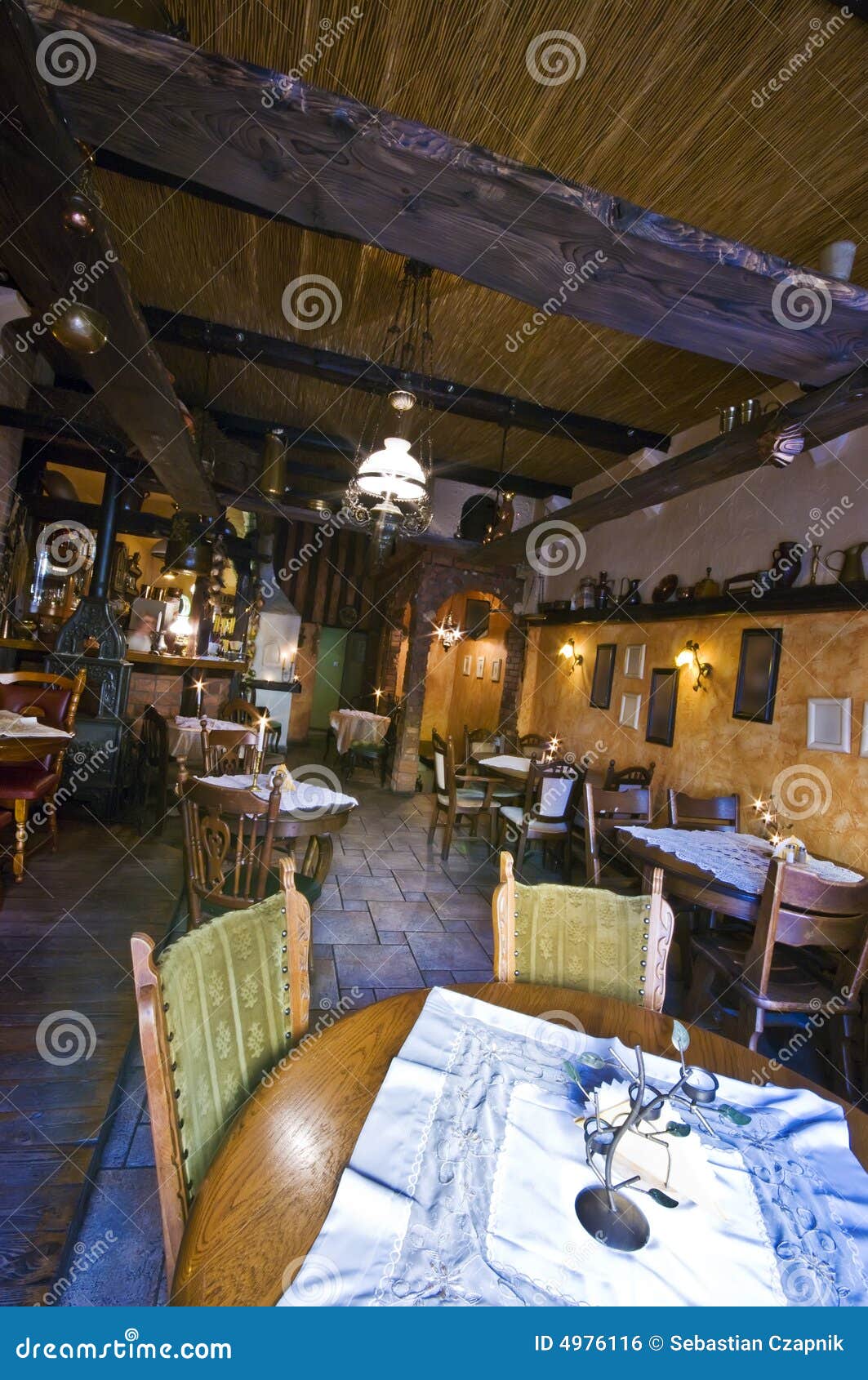 Restaurante rústico foto de archivo. Imagen de madera - 4976116