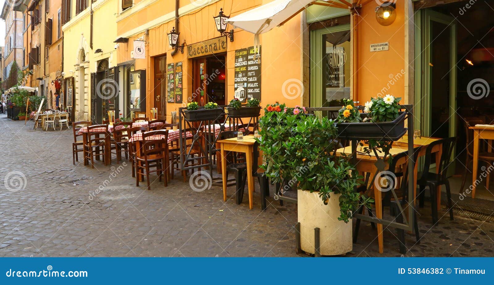 Restaurantes En El Distrito De Trastevere, Roma Fotografía editorial ...