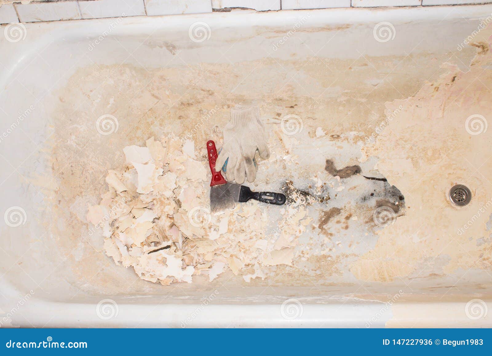 Restoration of the Old Bath. Stock Photo - Image of metal, iron: 147227936