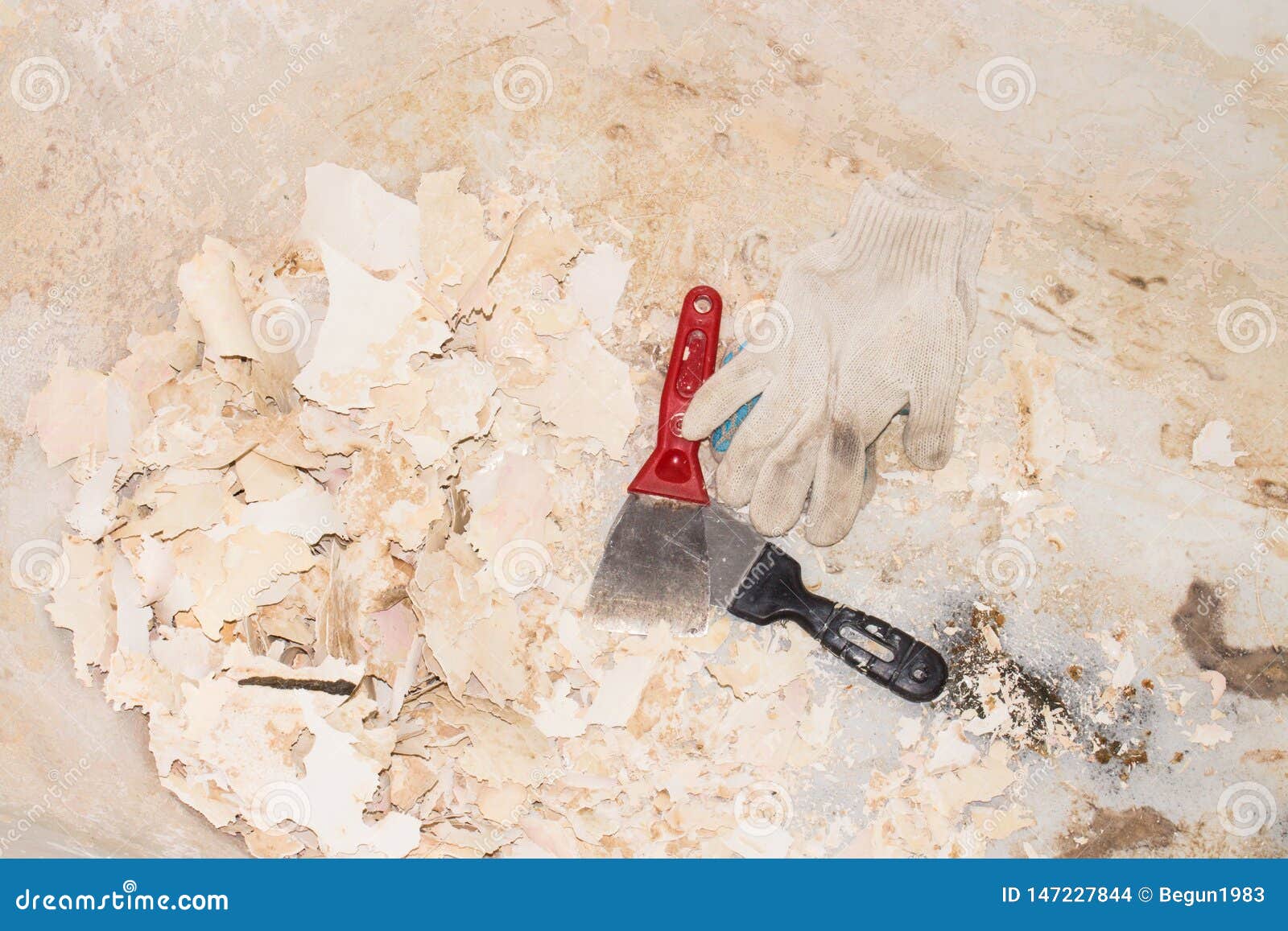 Restoration of the Old Bath. Stock Photo - Image of rust, water: 147227844