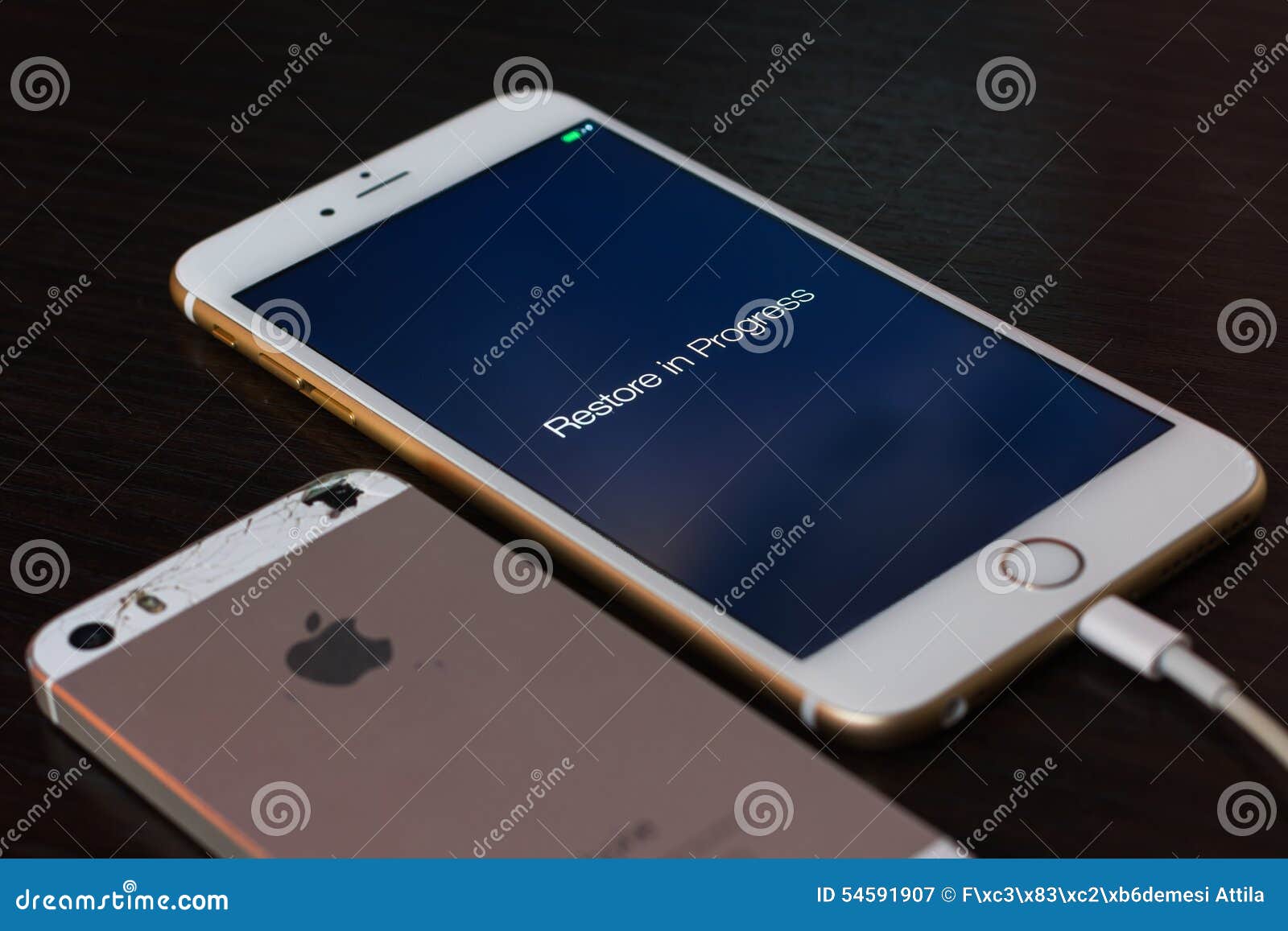 Restoring Data from an Old Broken Iphone To the New Apple Iphone 6 ...