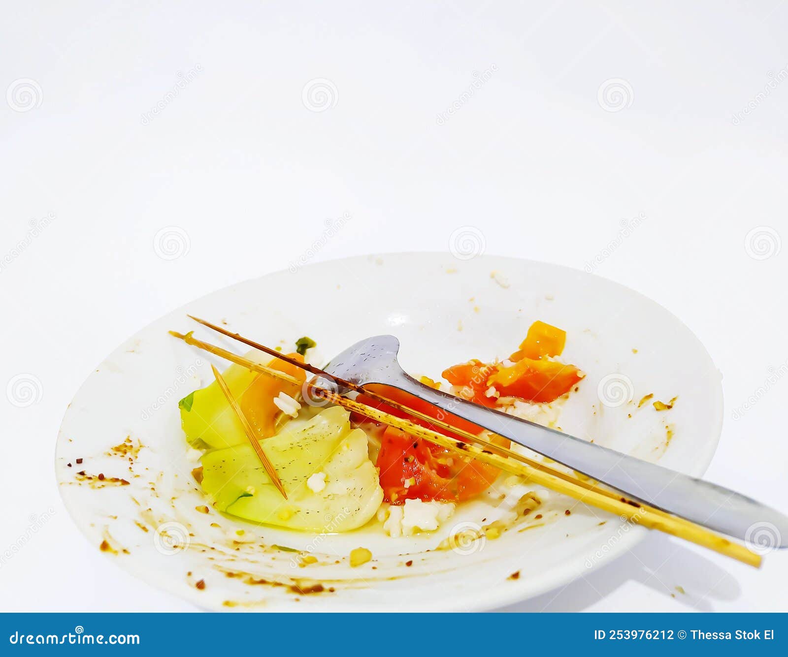 Restos De Comida No Jantar Sujo Pratos Sujos Sobras Foto de Stock ...