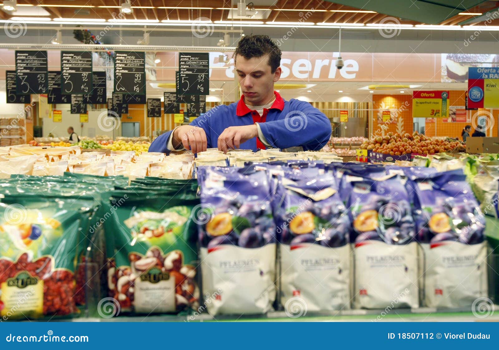 Retail labor editorial photography. Image of products - 18507112