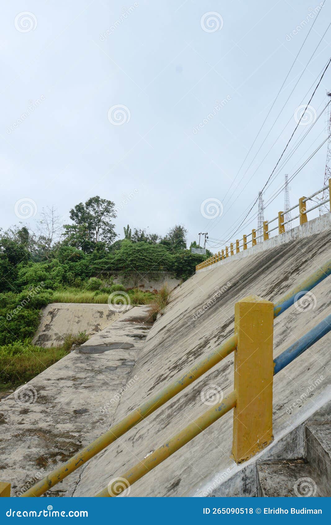 Retaining Wall Made To Support Cliffs Stock Photo - Image of retaining ...