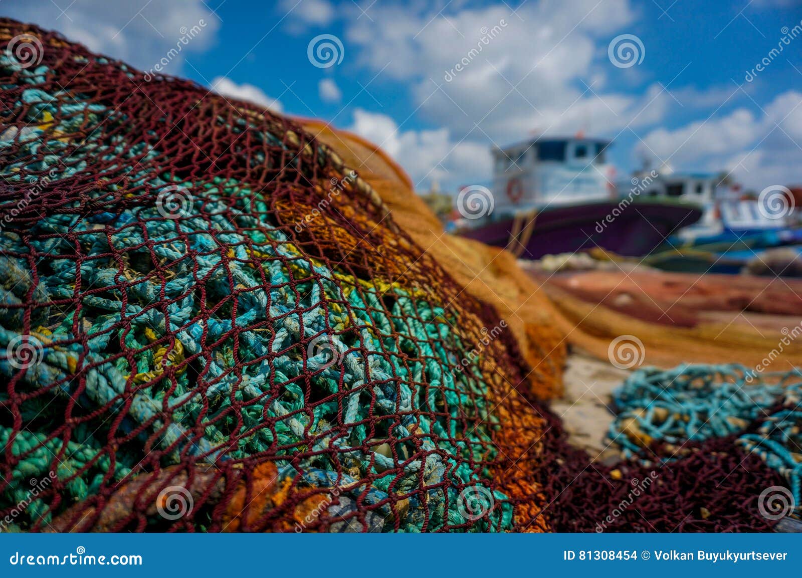 Rete Da Pesca, Barche E Nuvole Fotografia Stock - Immagine di tacchino ...