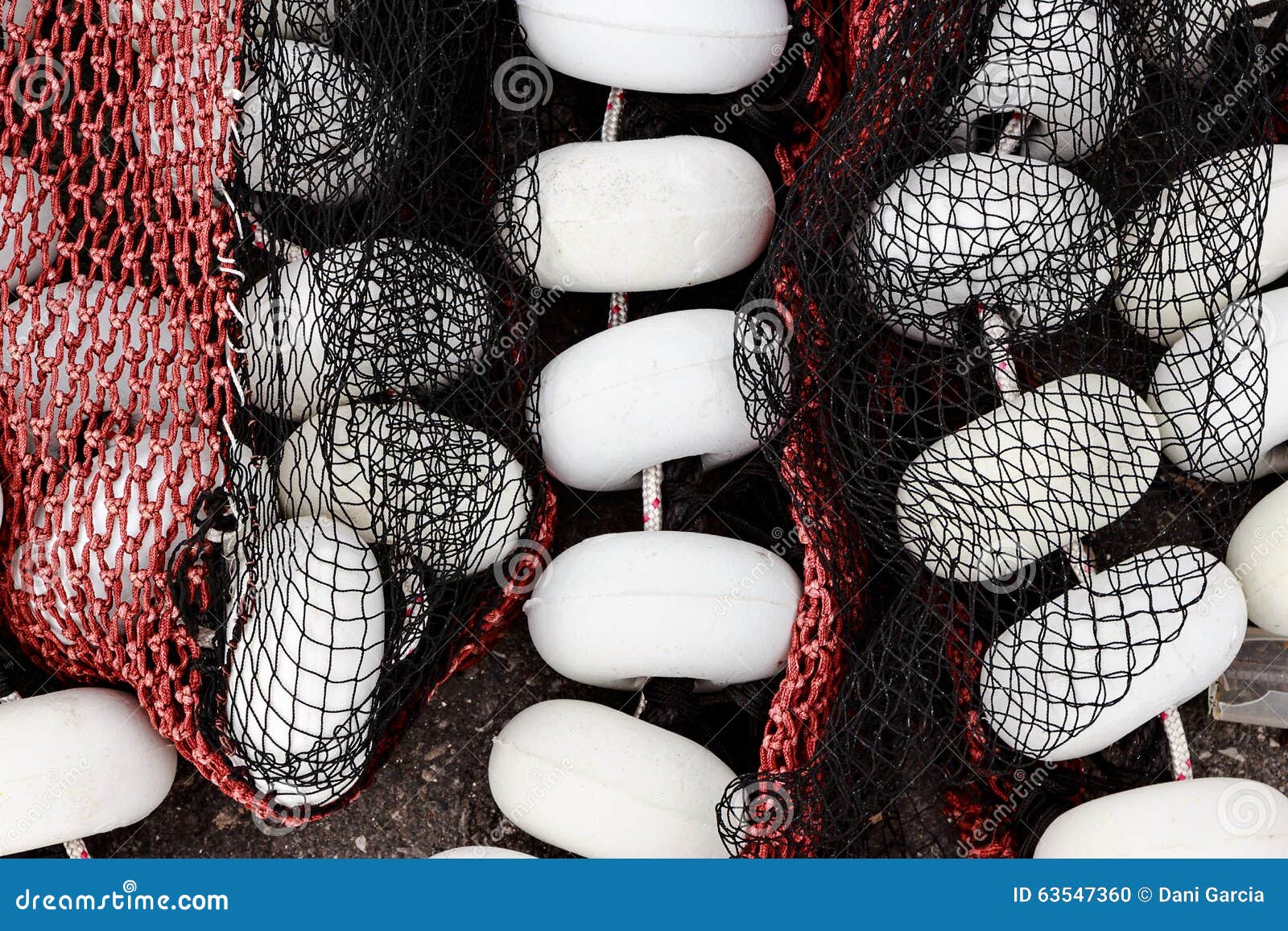 Rete Da Pesca Con I Sugheri Fotografia Stock - Immagine di pesca, porta ...