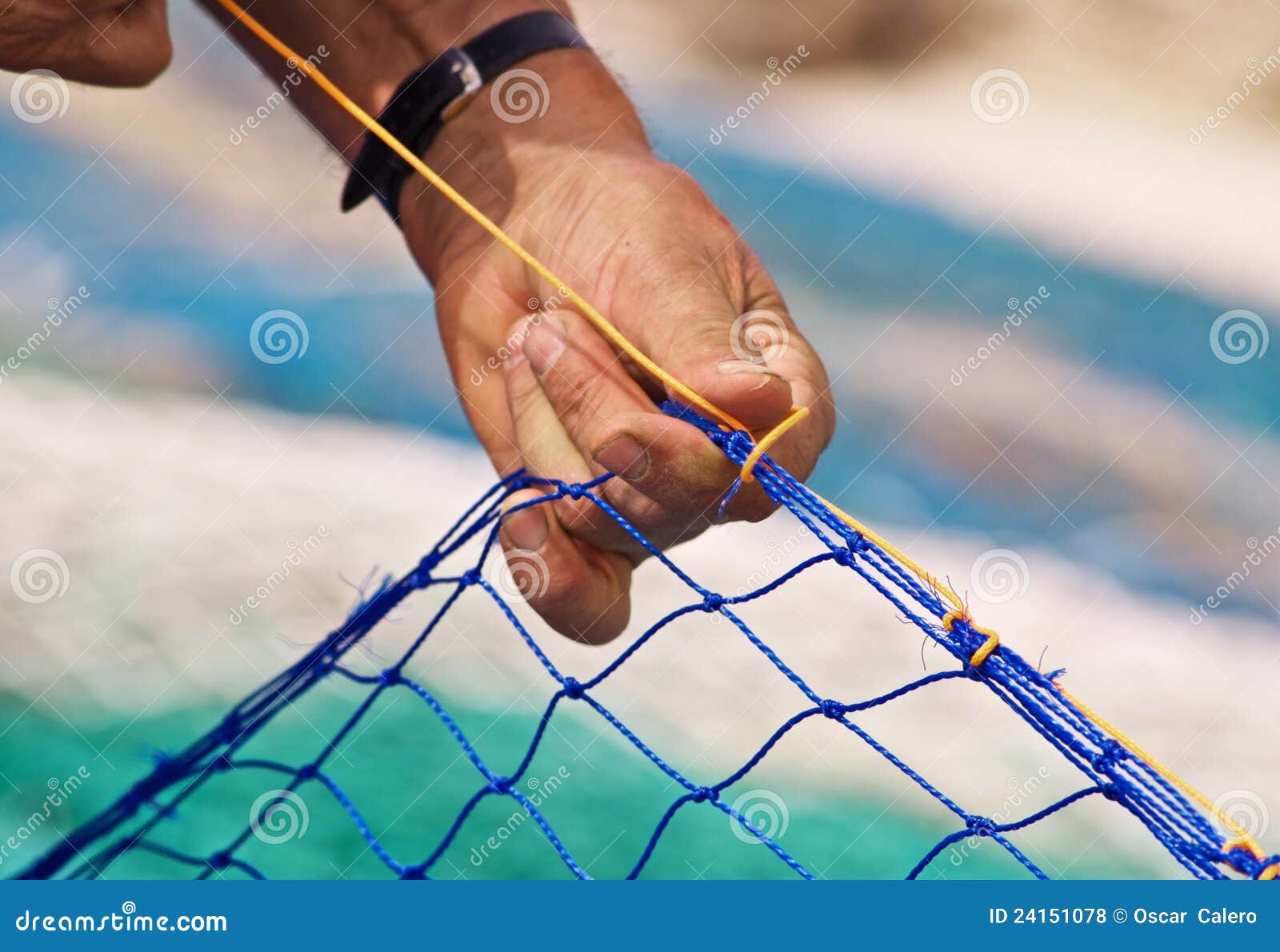 Rete da pesca di cucito fotografia stock. Immagine di nana - 24151078