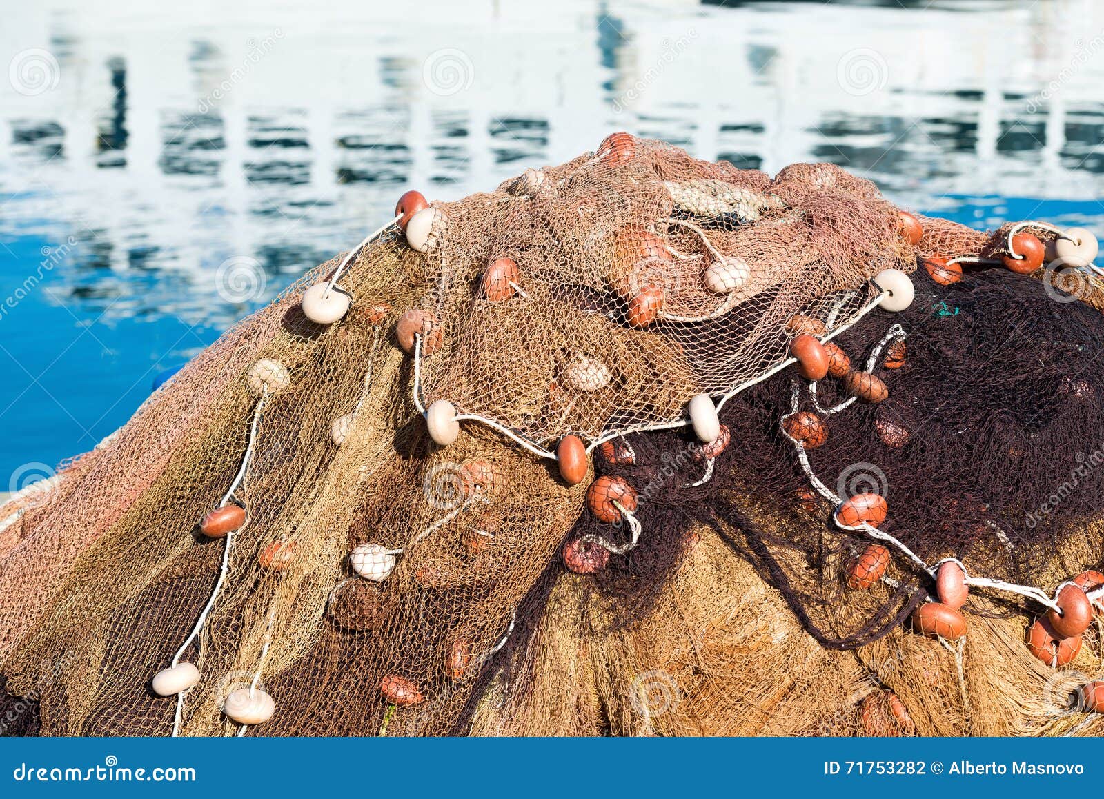 Rete da pesca e corde fotografia stock. Immagine di handmade - 71753282