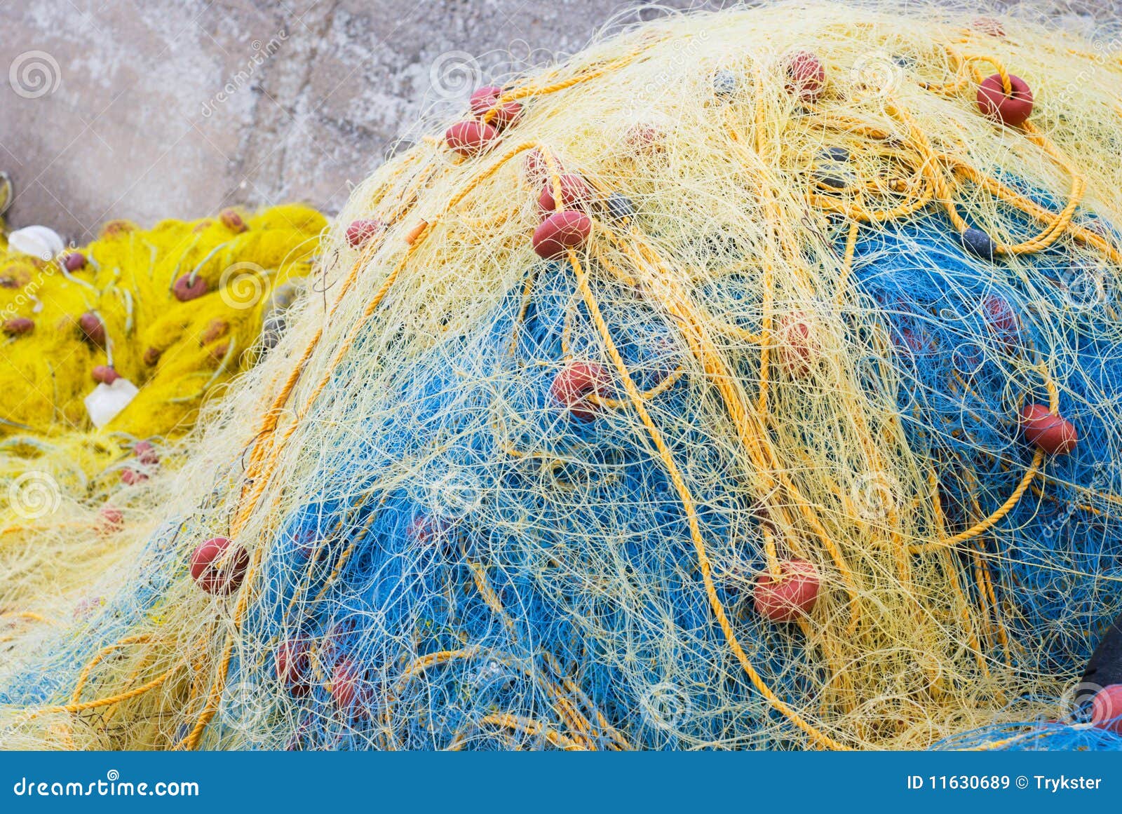 Rete da pesca gialla e blu immagine stock. Immagine di rete - 11630689