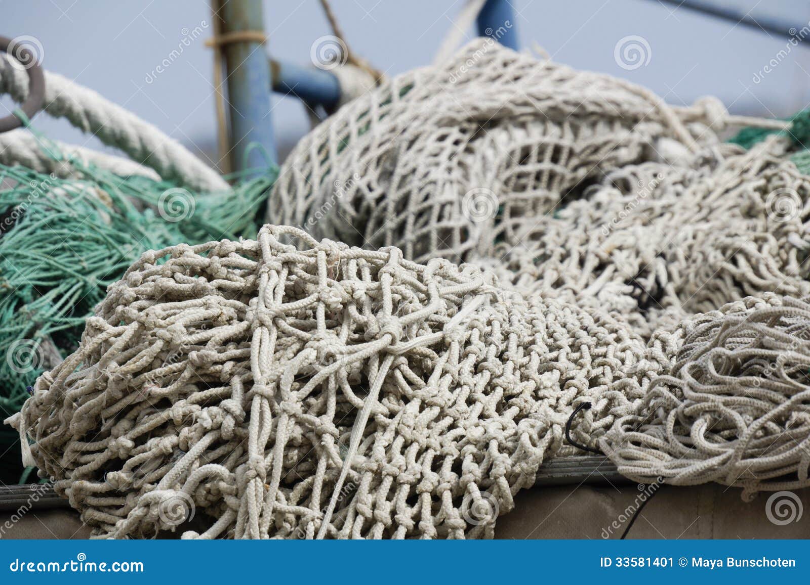 Reti da pesca su una barca immagine stock. Immagine di mediterraneo ...